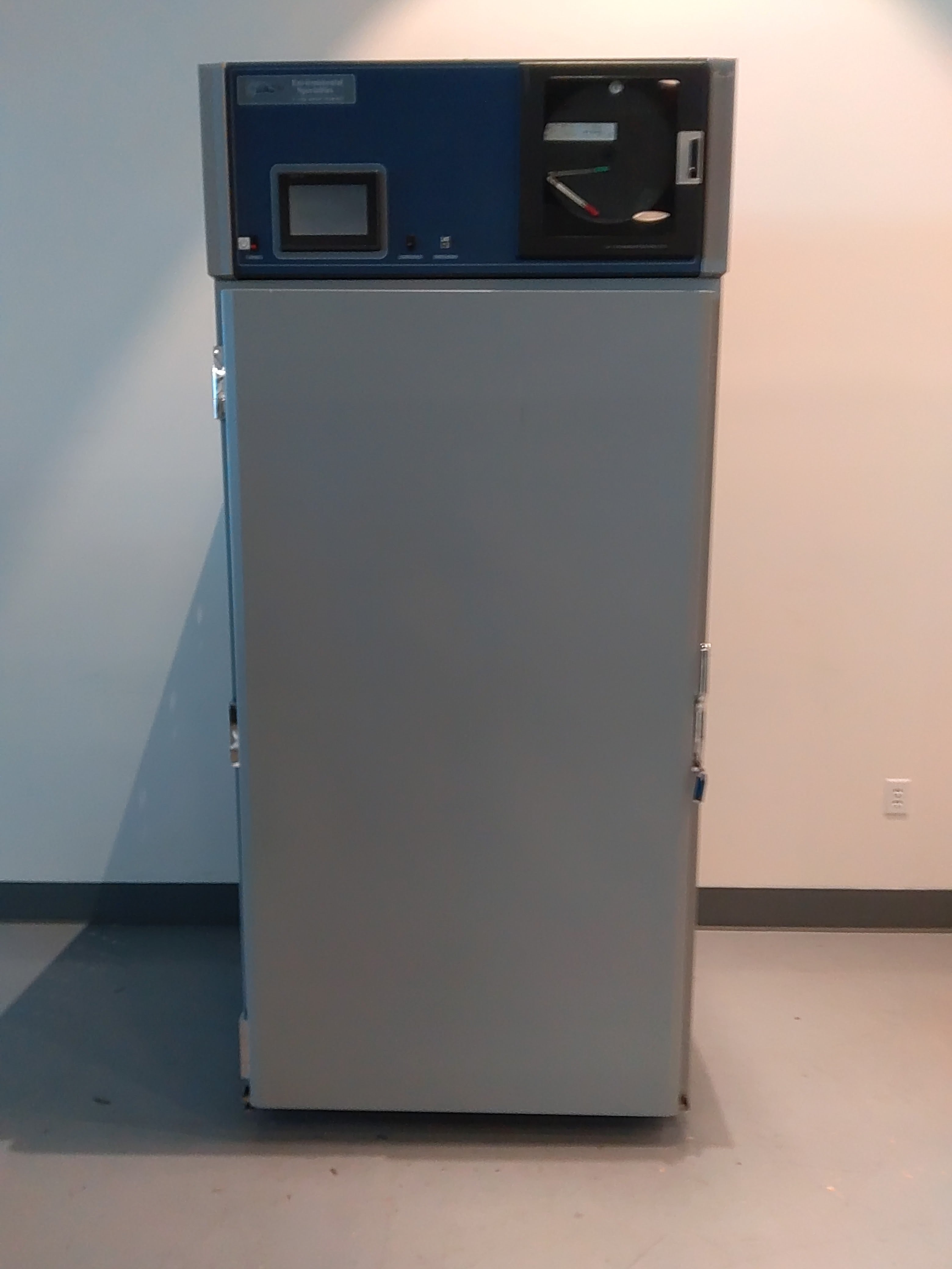 Environmental Specialties ES2000 CDM Temperature & Humidity Test Chamb ...