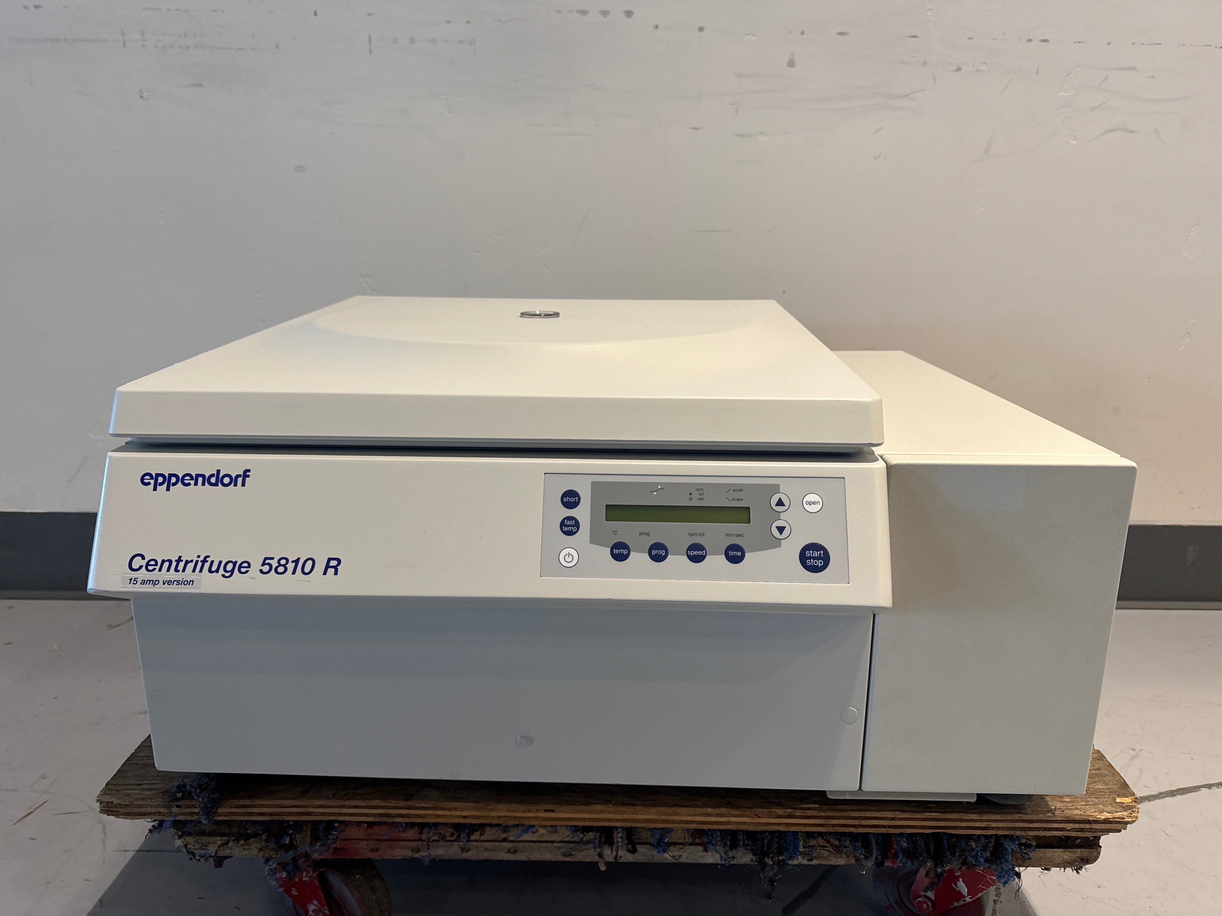 Eppendorf 5810 R Refrigerated Centrifuge 5810R - No Rotor – NTC Tech
