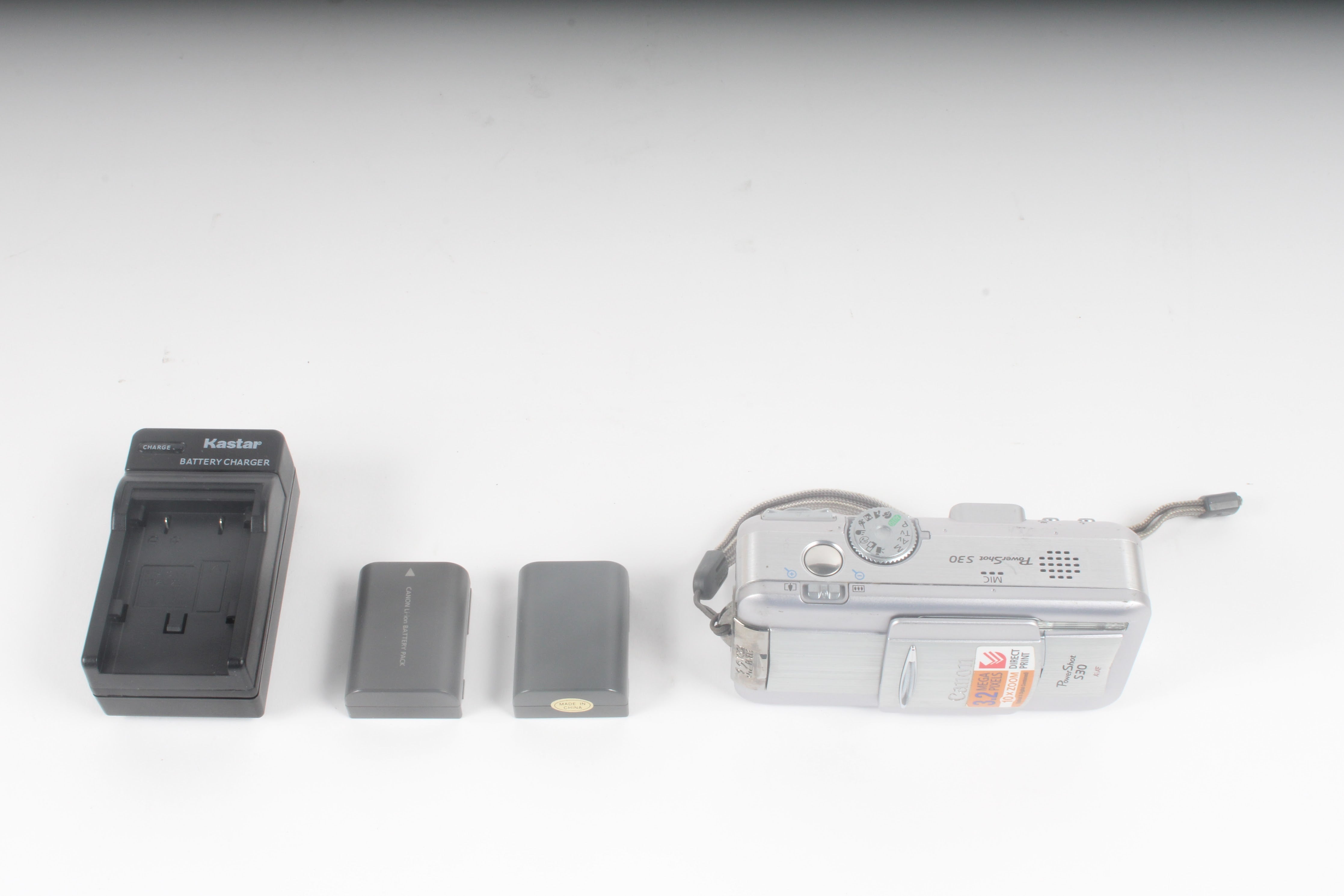 Canon PowerShot S30 AiAF Camera PC1018 W/ 2x Batteries and Battery Cha ...