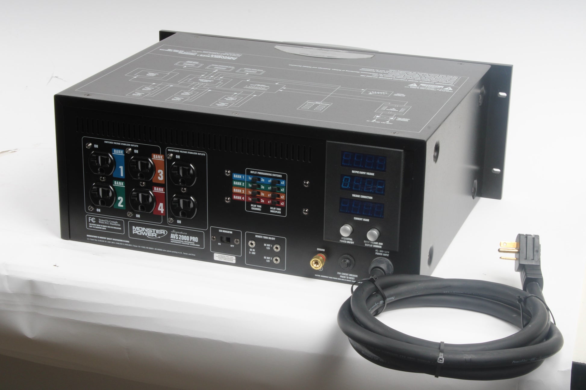 Monster Power AVS 2000 PRO Power Conditioner and Voltage Stabilizer ...