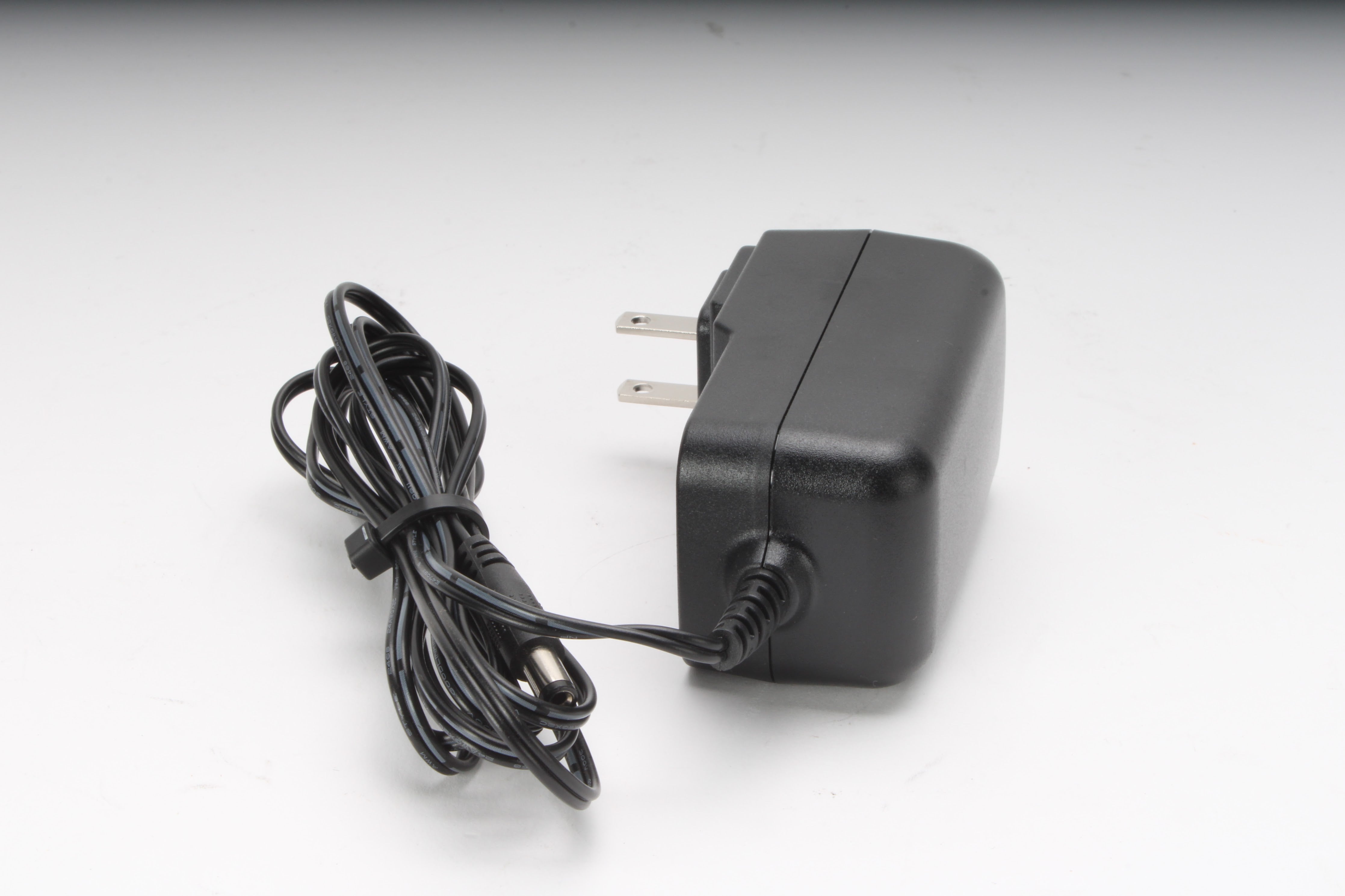 Crestron PW-2407WU 24VDC 0.75A 2.1MM Universal Power Adapter – NTC Tech