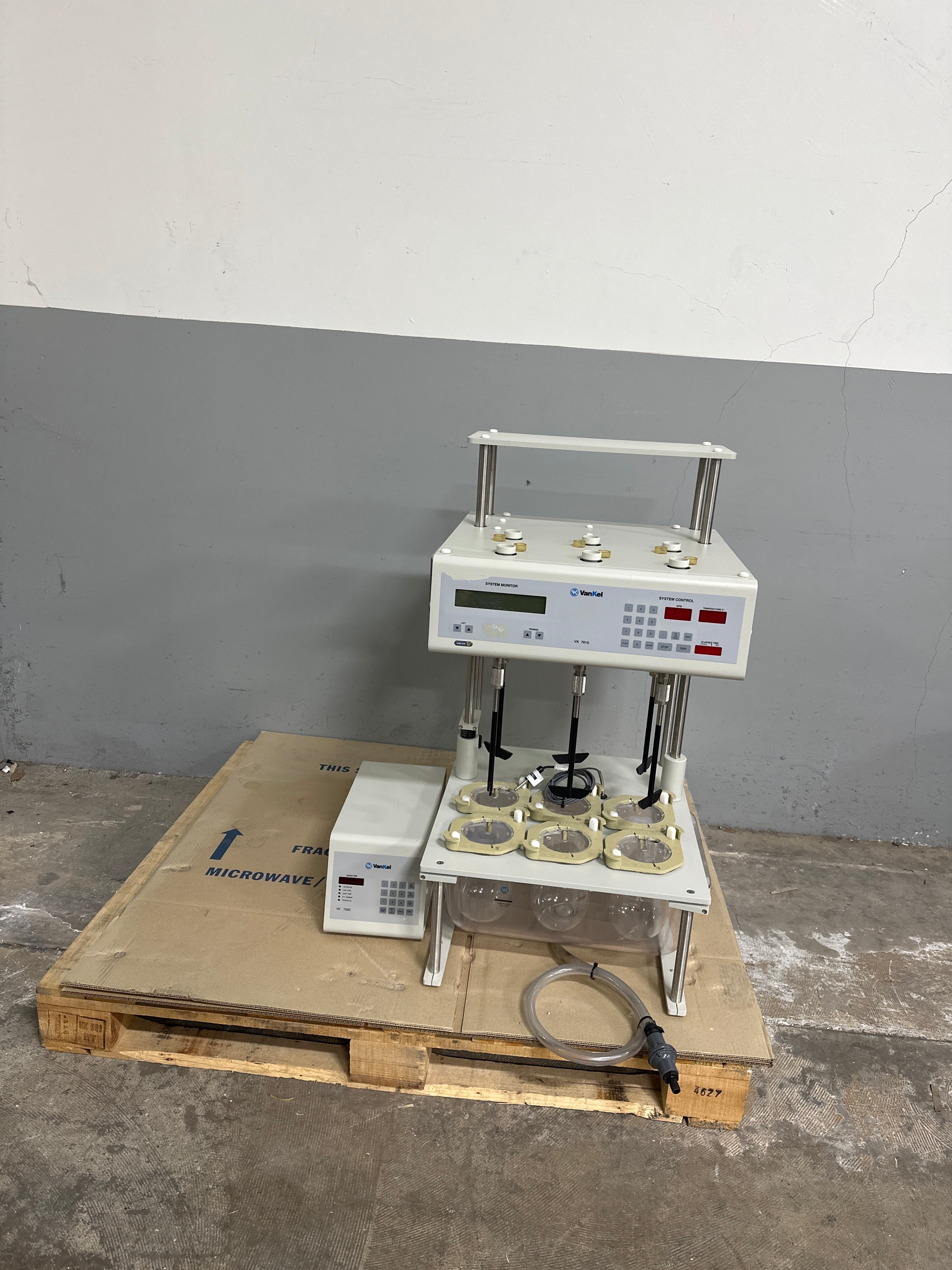 Vankel VK7010 10-0100 Dissolution System W/ VK750D Heater Circulator ...