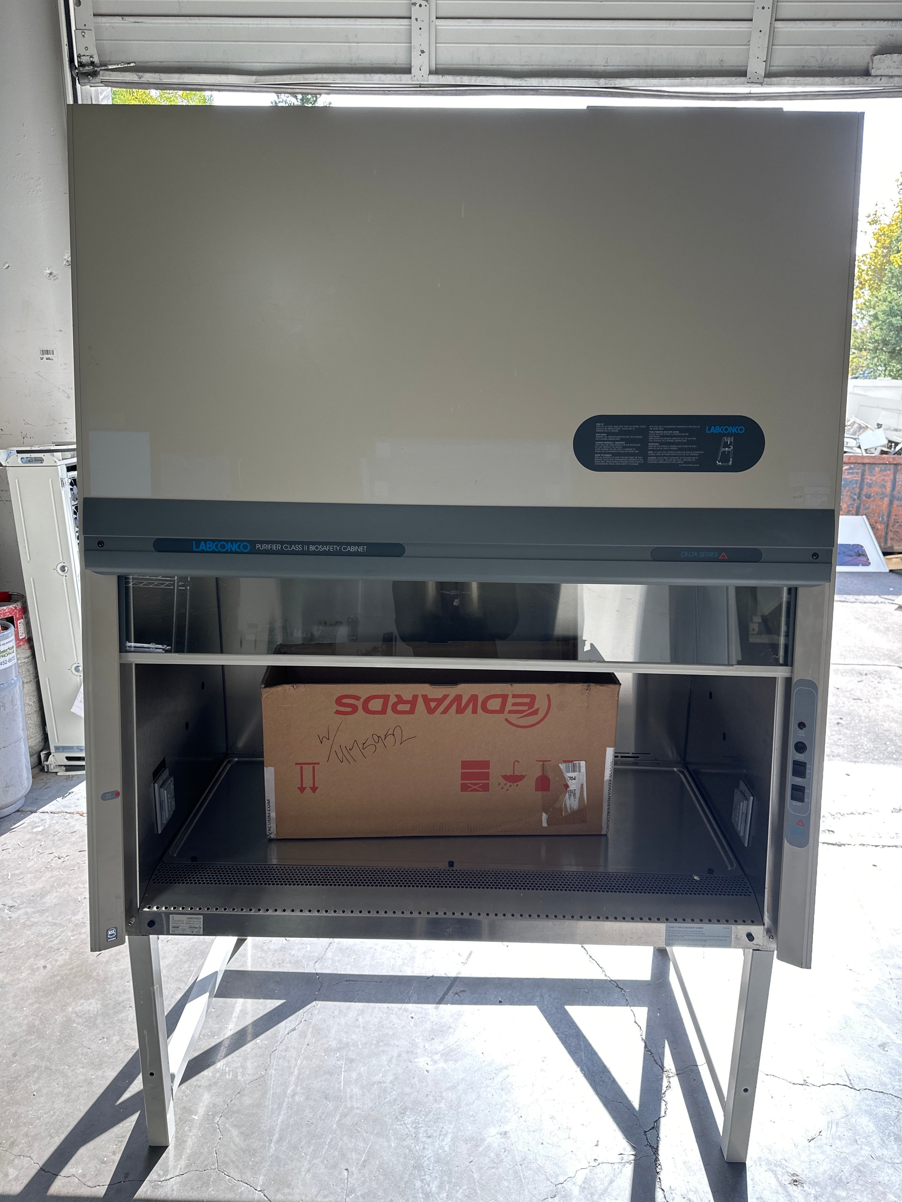 Labconco 3620900 4ft Purifier Class II Biosafety Cabinet With Stand ...