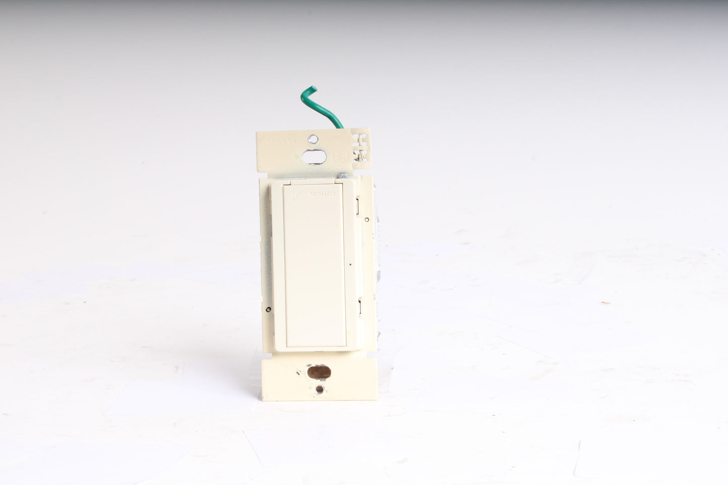 Lutron HRD-8ANS Switch Lighting and Motor Loads / Paint on Unit – NTC Tech