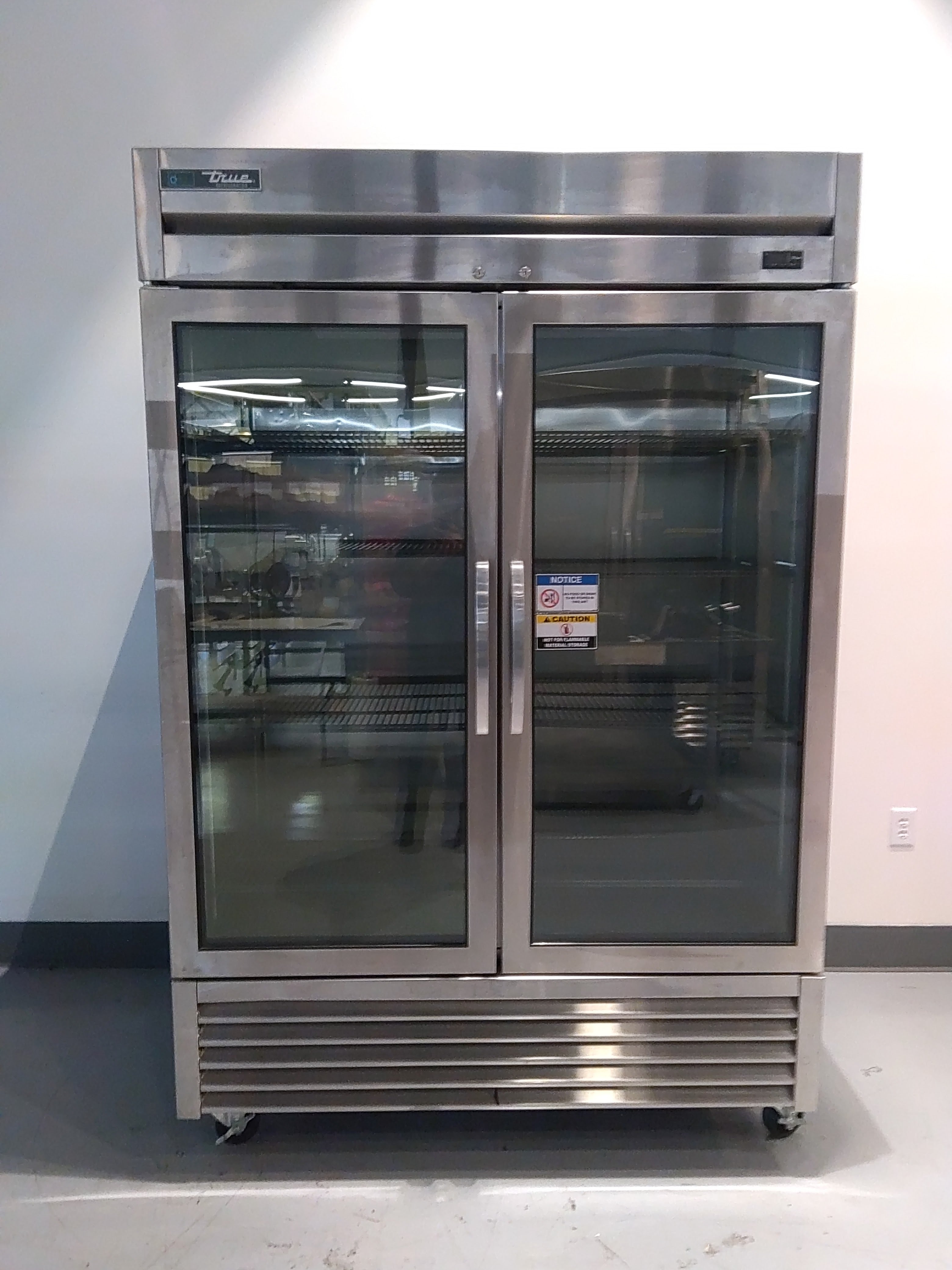 True T-49G-HC~FGD01 Reach-In Glass Swing Door Refrigerator SN: 9284734 ...