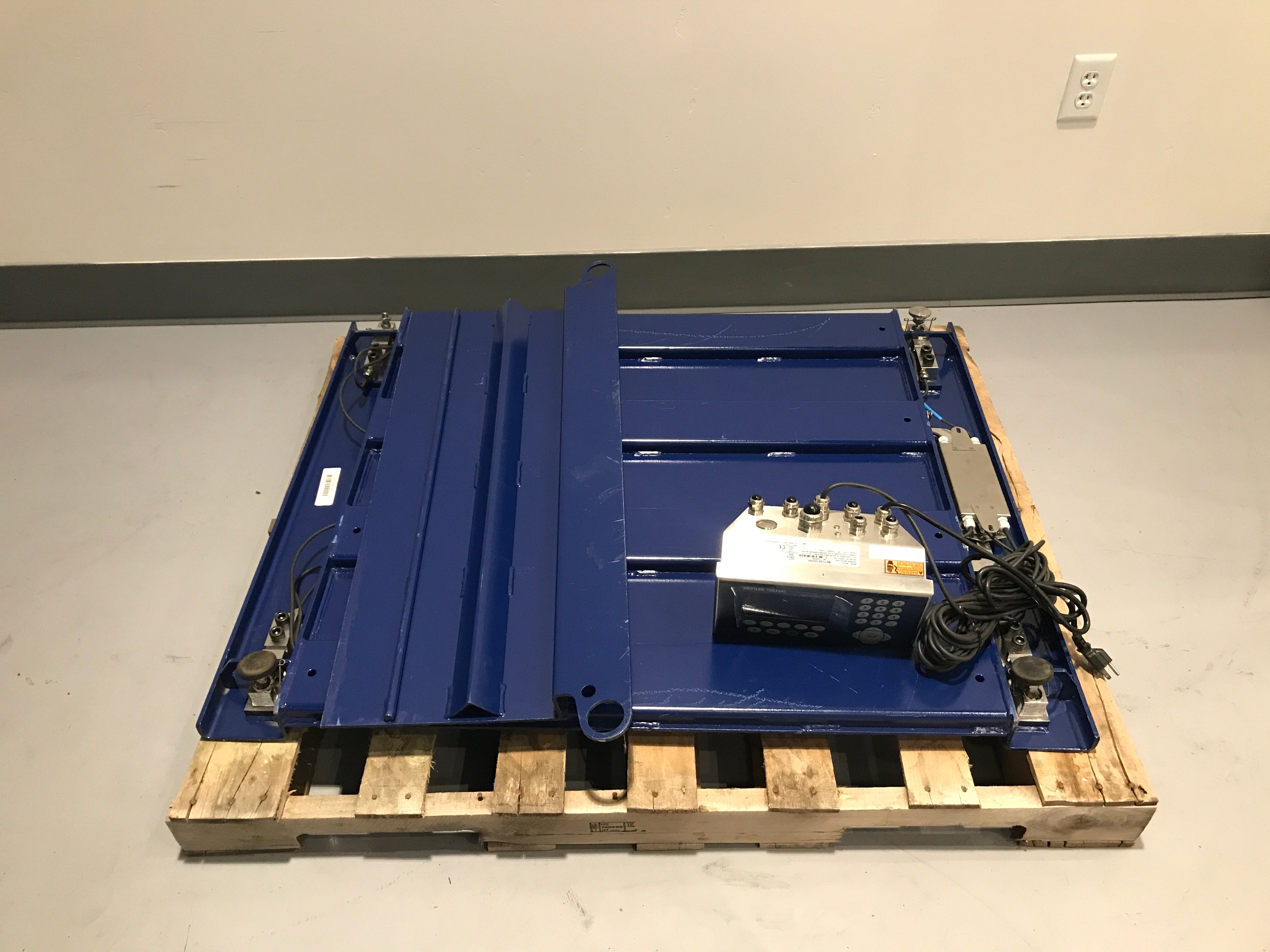 Mettler Toledo PUA574 1000lb Floor Scale With IND570 Weighing Terminal ...