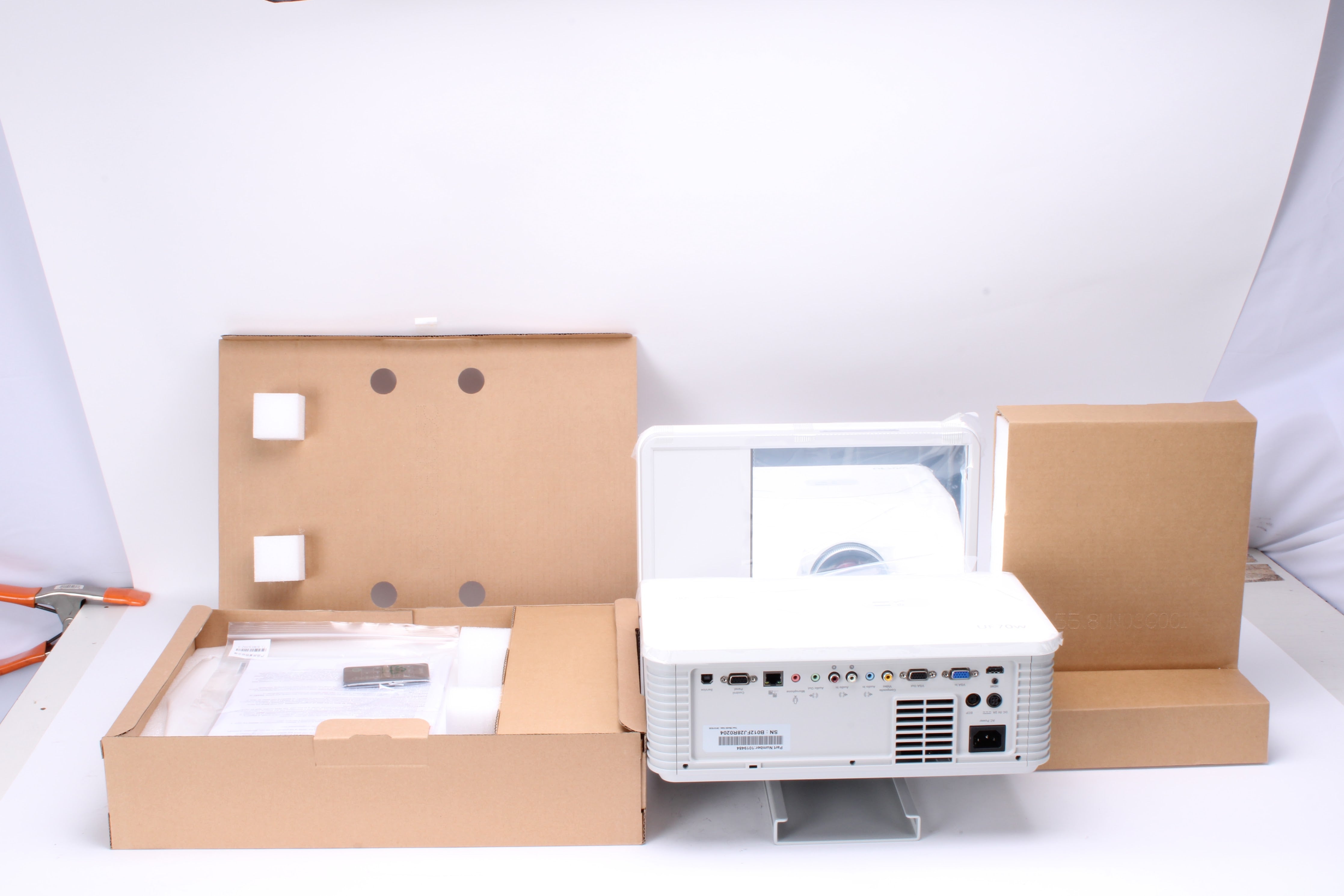 SMART LightRaise UF70W Projector W/ Remote, Power Cable, Mounting Kit ...