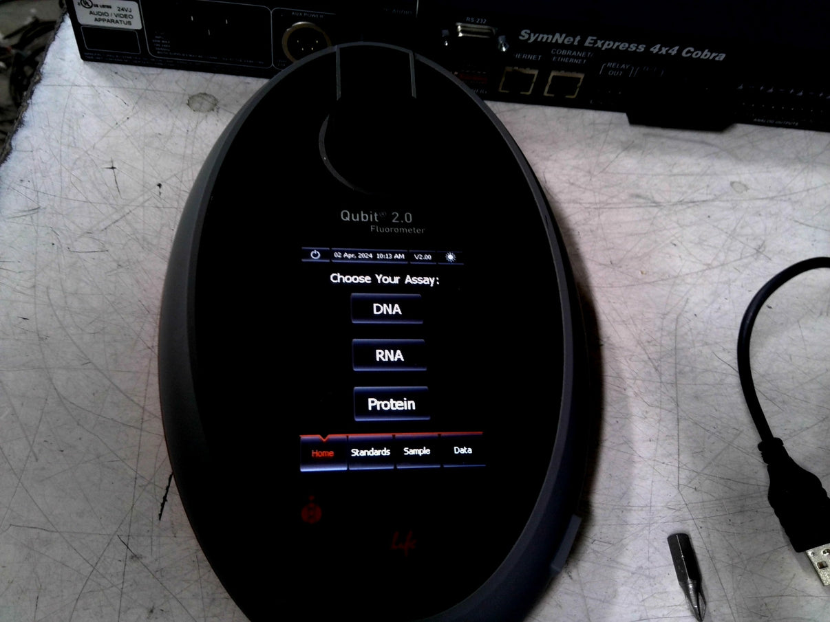 Invitrogen Qubit 2.0 Fluorometer Q32866 / Bench Top Lab Device – NTC Tech