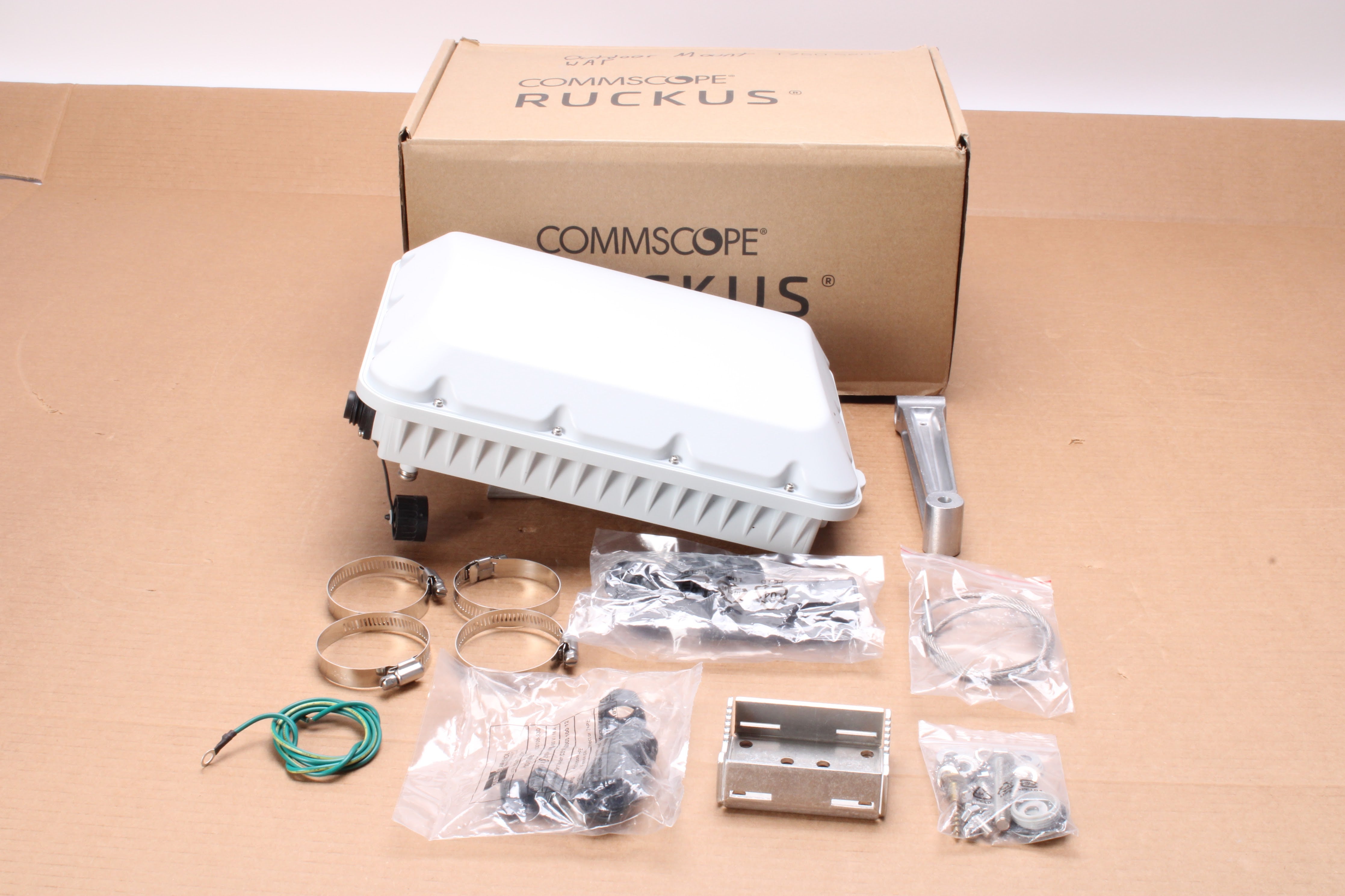 Ruckus T750 Access Point 901-T750-US01 With Mounting Accessory Kit ...