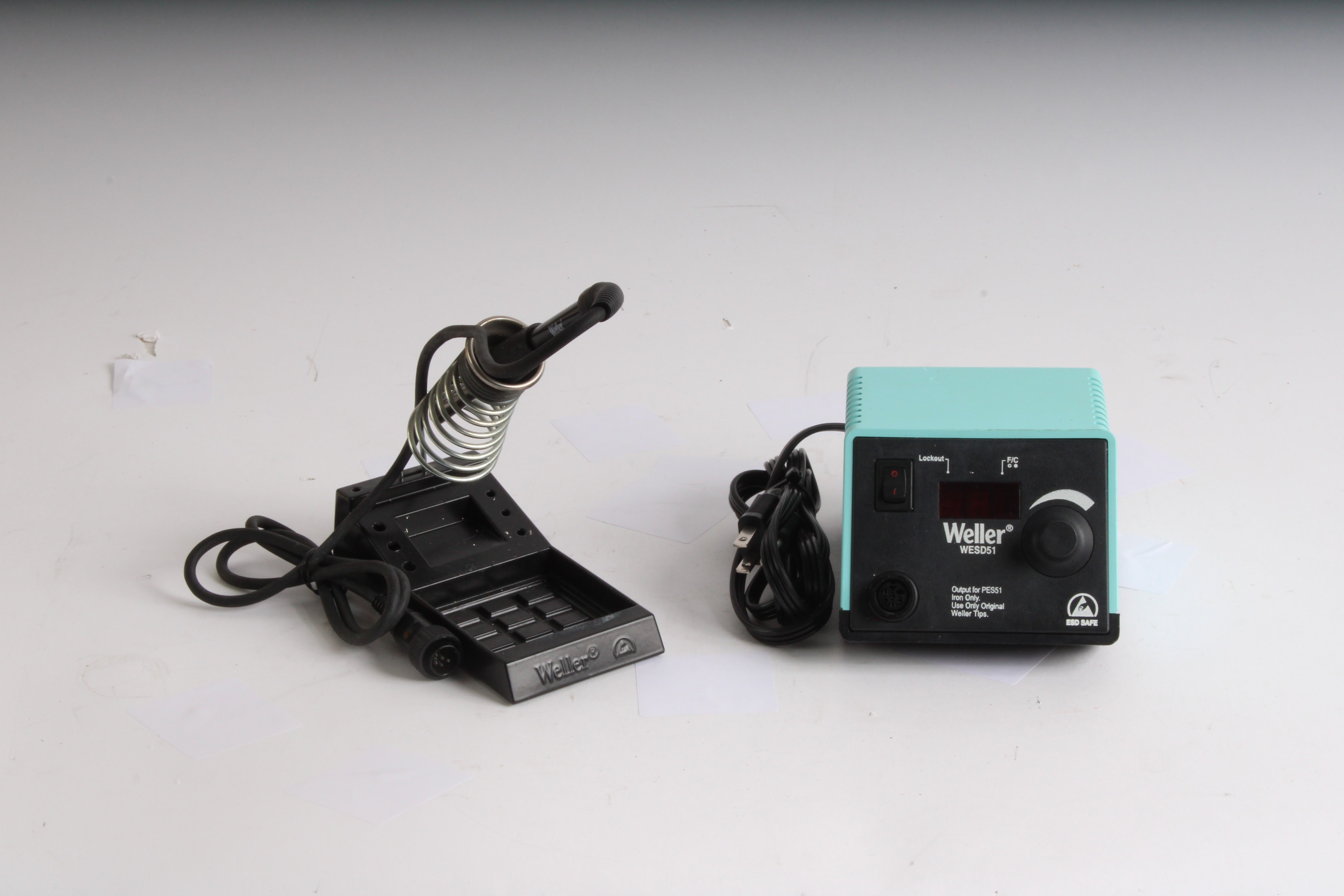 Weller WESD51 Soldering Station + PES51 Soldering Pencil + Stand - No ...