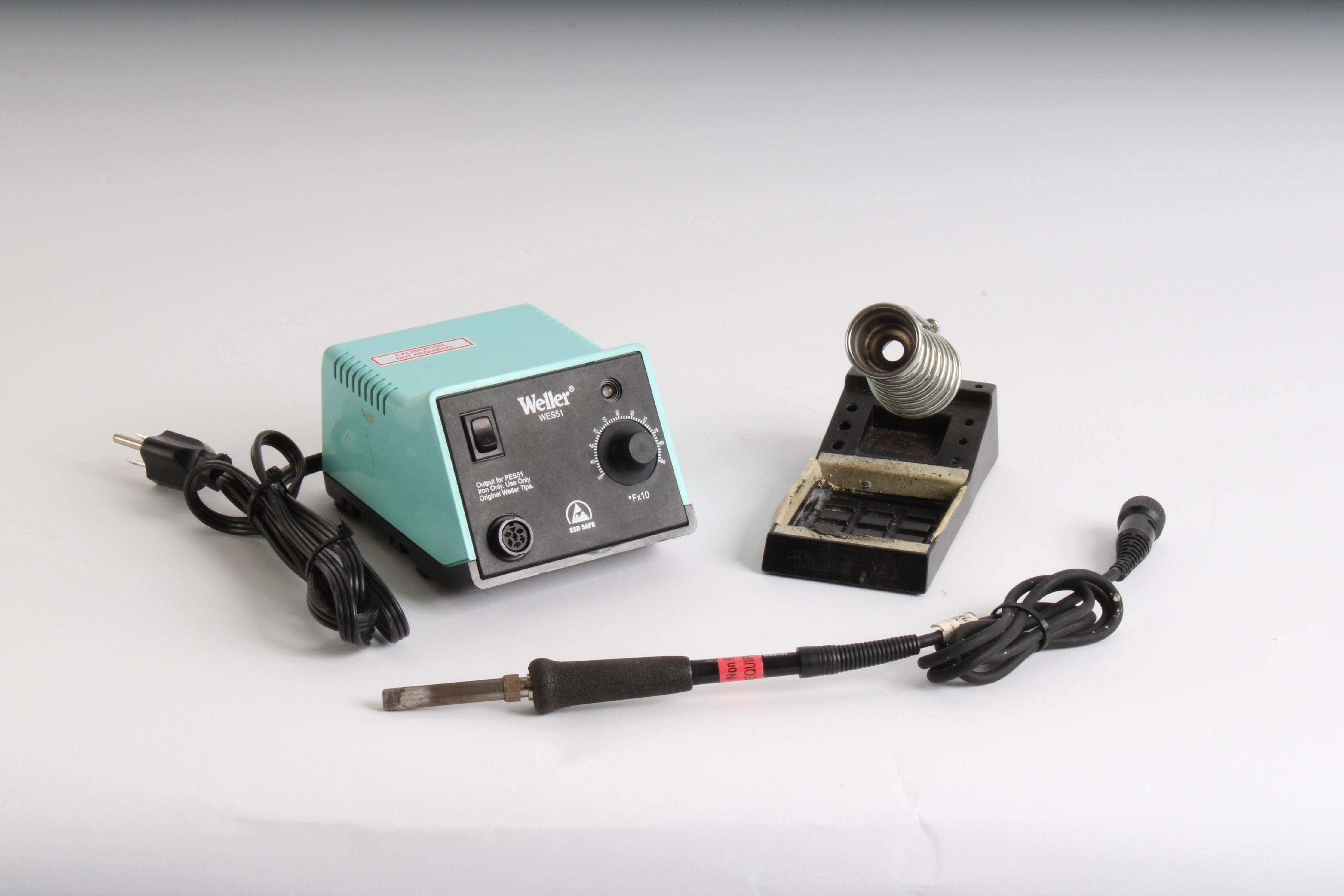 Weller WES51 Analog Soldering Station With PES51 Hand Piece and Stand ...