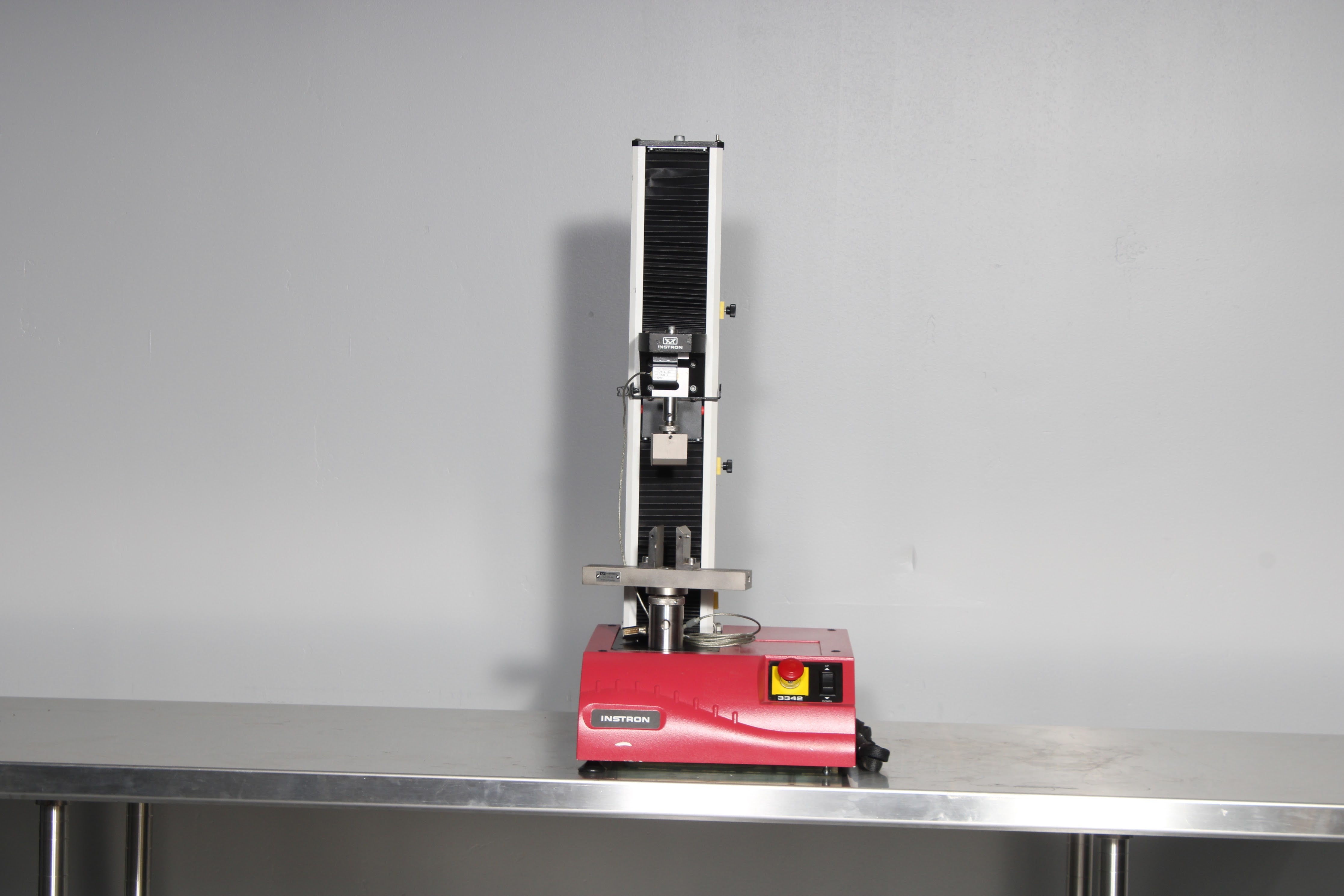 Instron 3342 Single Column Testing System With 519-104 500N Load Cell ...