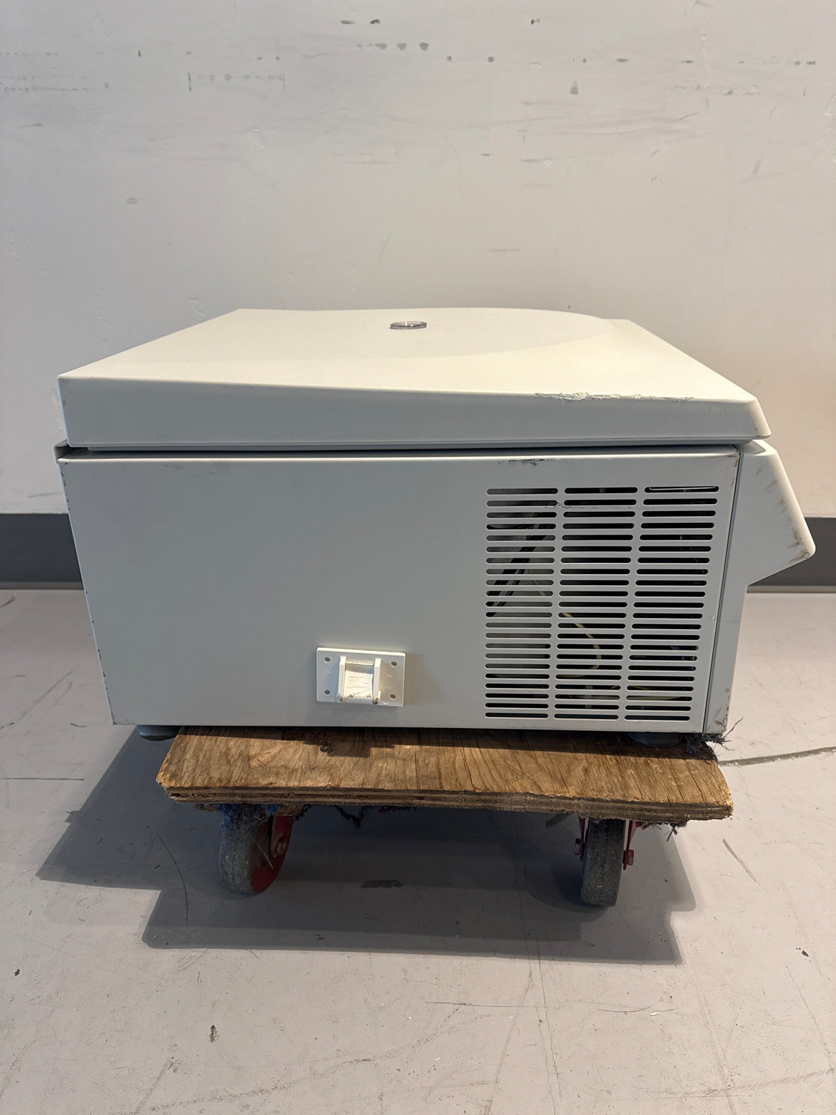 Eppendorf 5810 R Refrigerated Centrifuge 5810R - No Rotor – NTC Tech