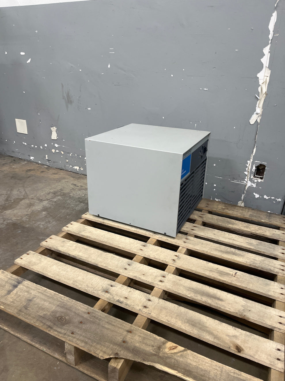 CTI-Cryogenics 8200 Helium Compressor 3-Phase Water Cooled 208/230V 80 ...