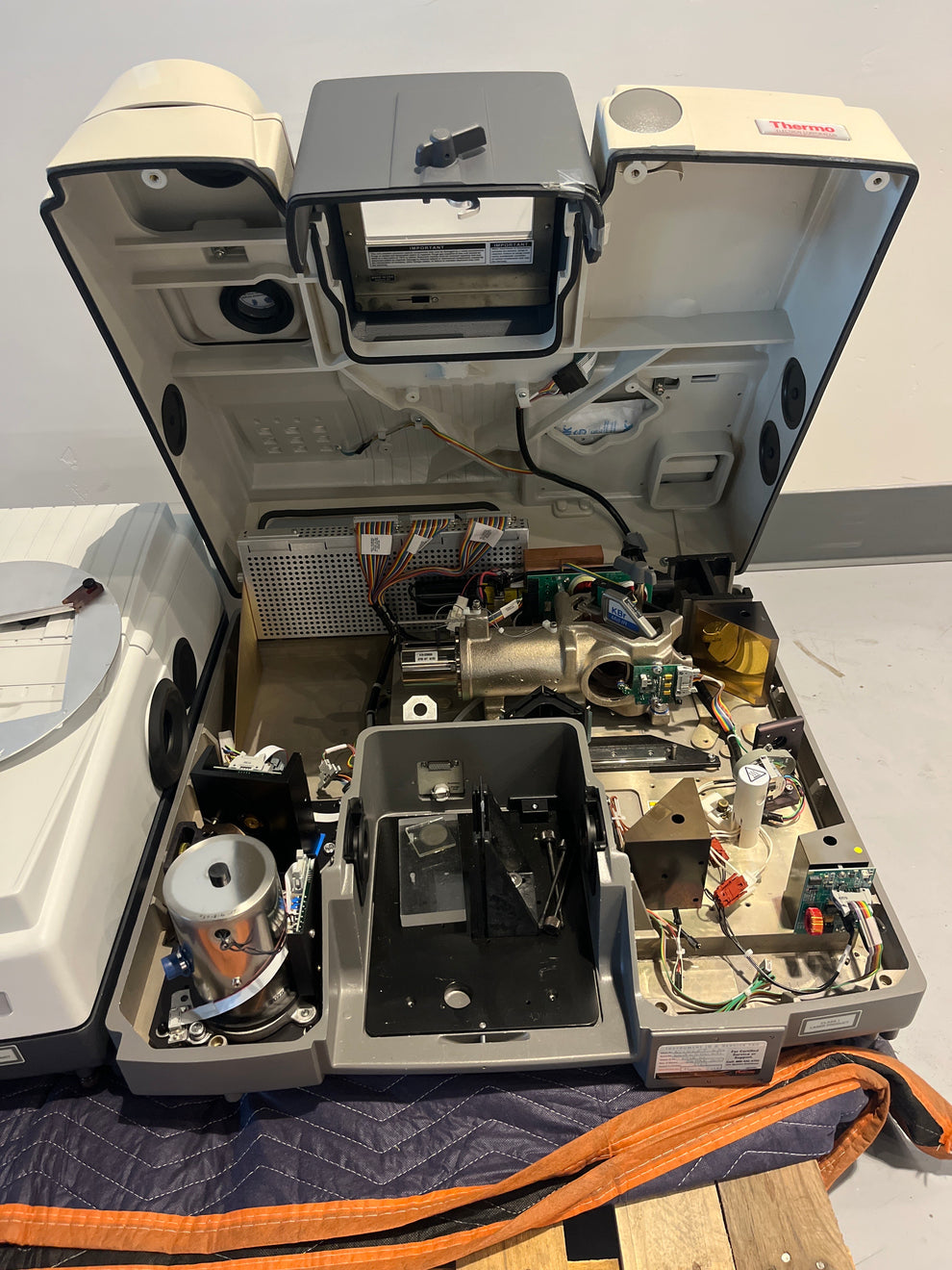 Thermo Scientific Nicolet 6700 FT IR Spectrometer w/ AEM and Pike Map3 ...