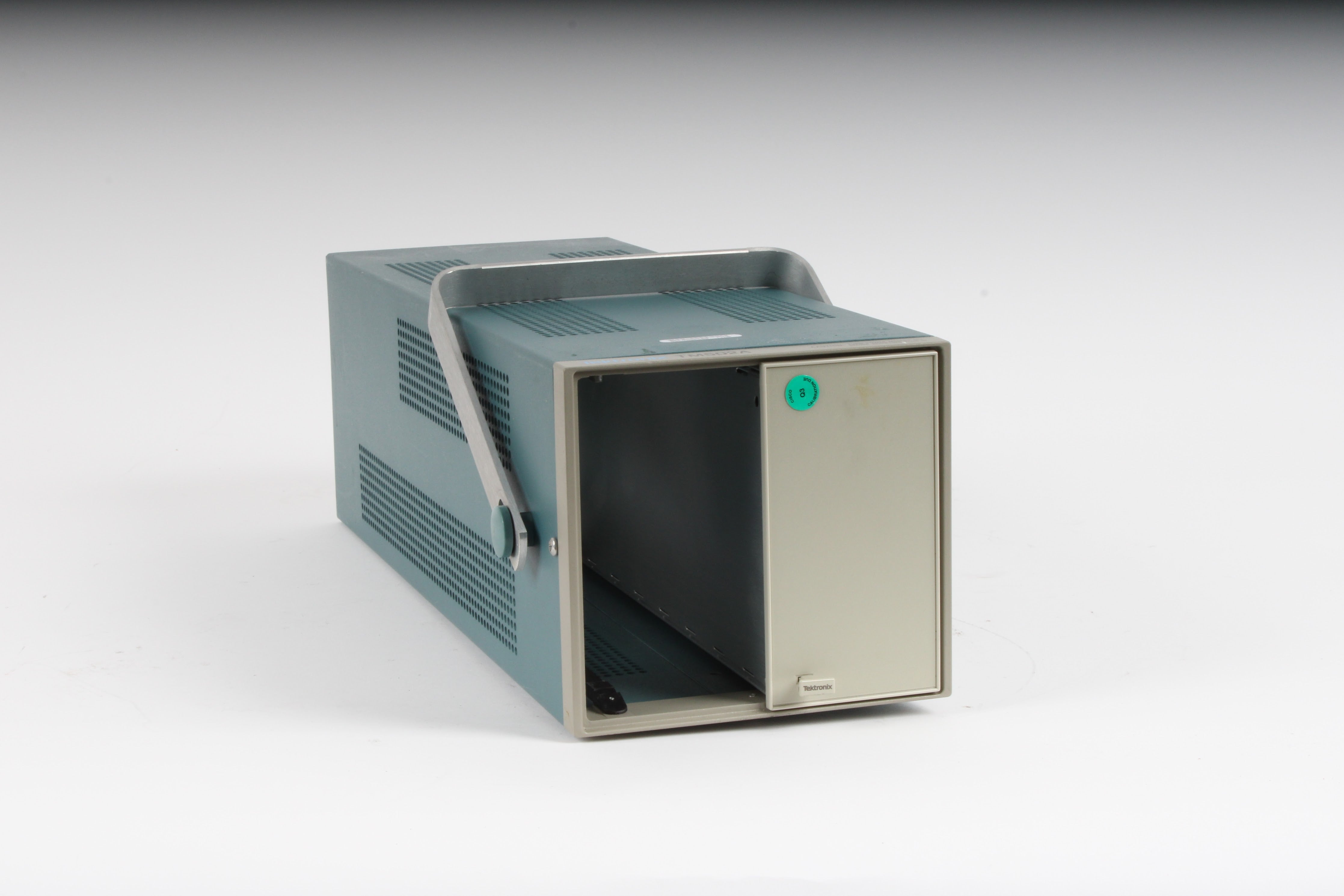 Tektronix TM502A 2-Slot Plug-In Chassis - No Modules or Probes – NTC Tech