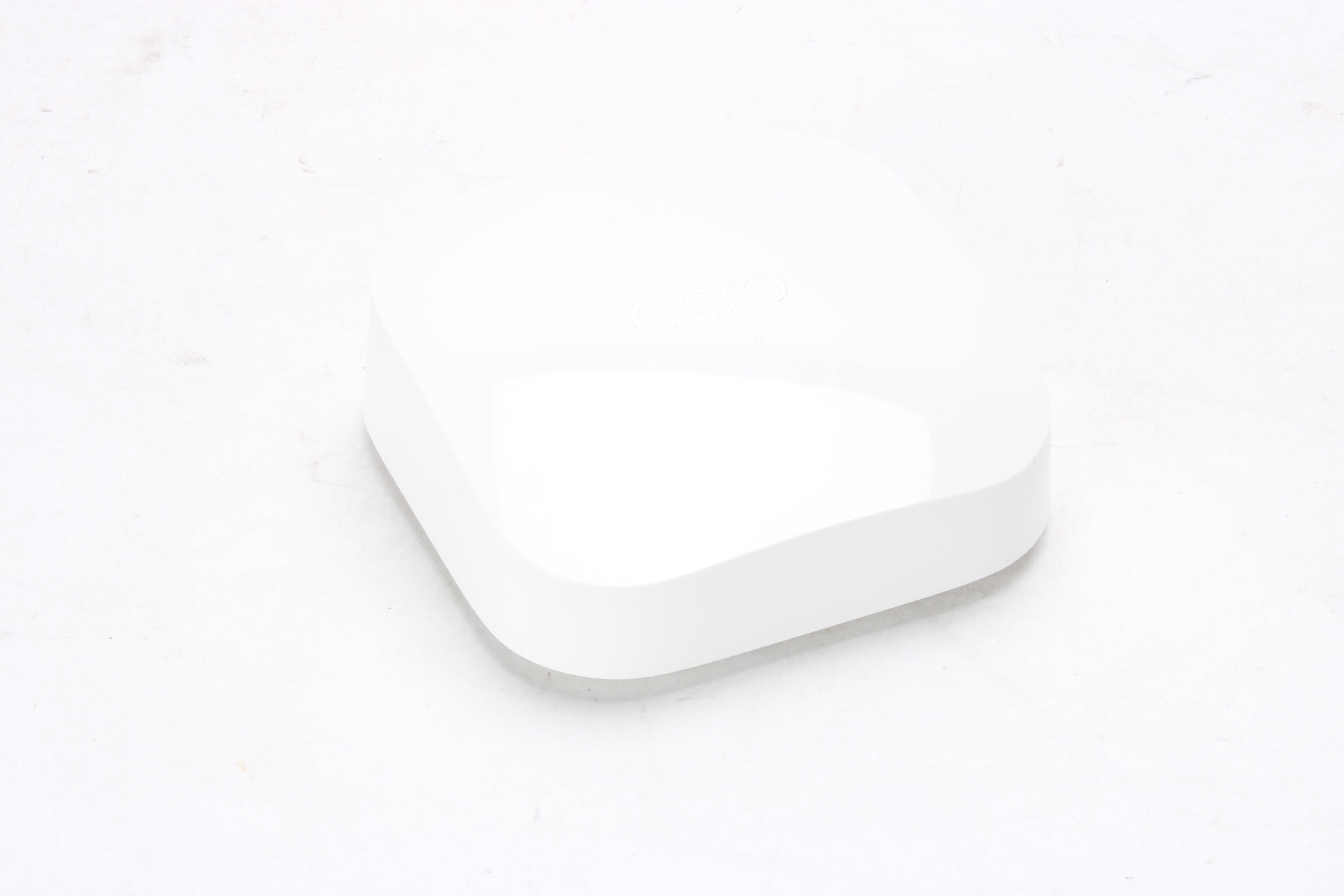 Eero S010001 Pro 6E Tri-Band Mesh Wi-Fi Router - Fair Condition – NTC Tech