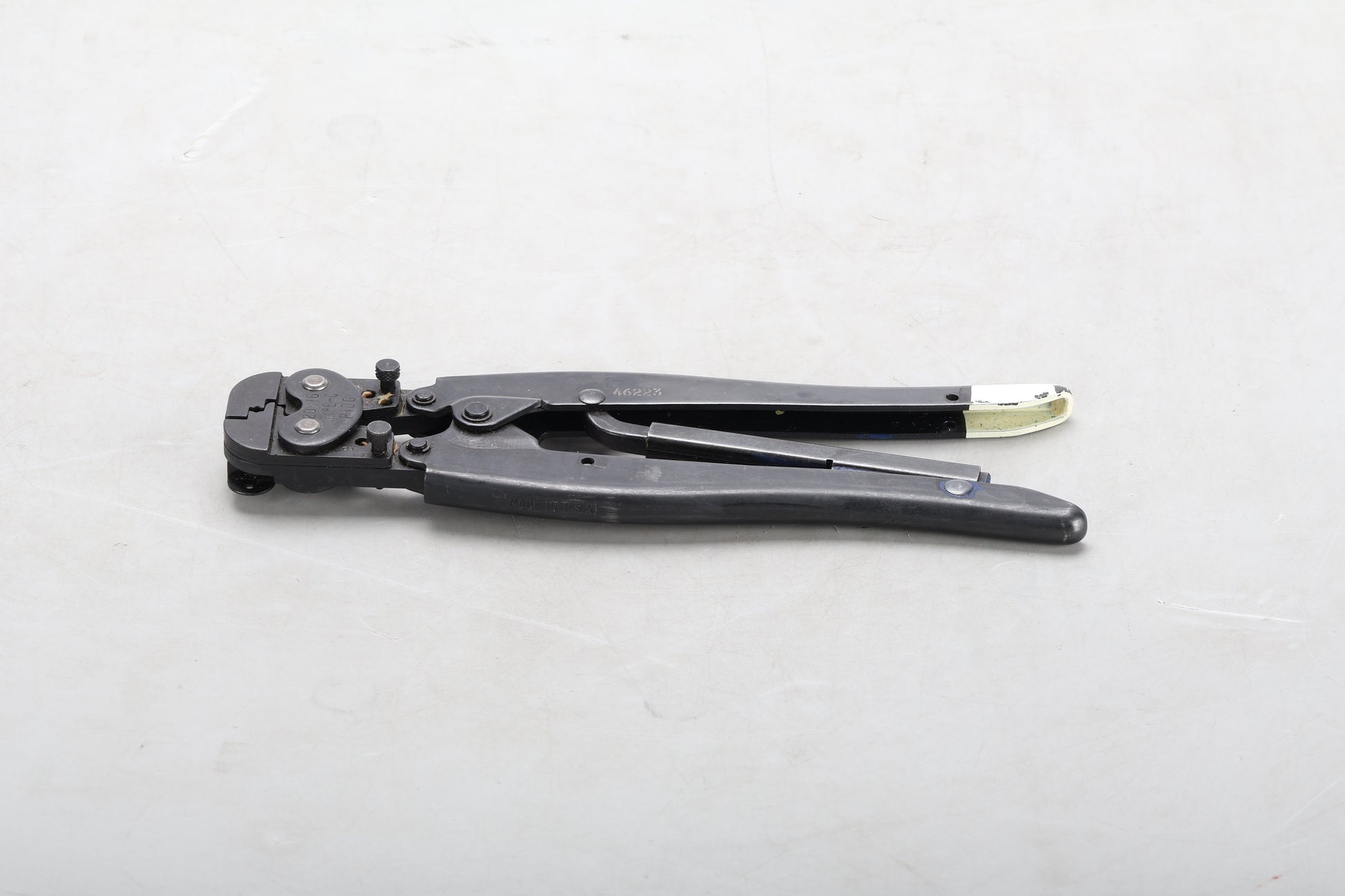 AMP 46223 Hand Crimper Tool for Electrical/Telecom Connector Contacts ...