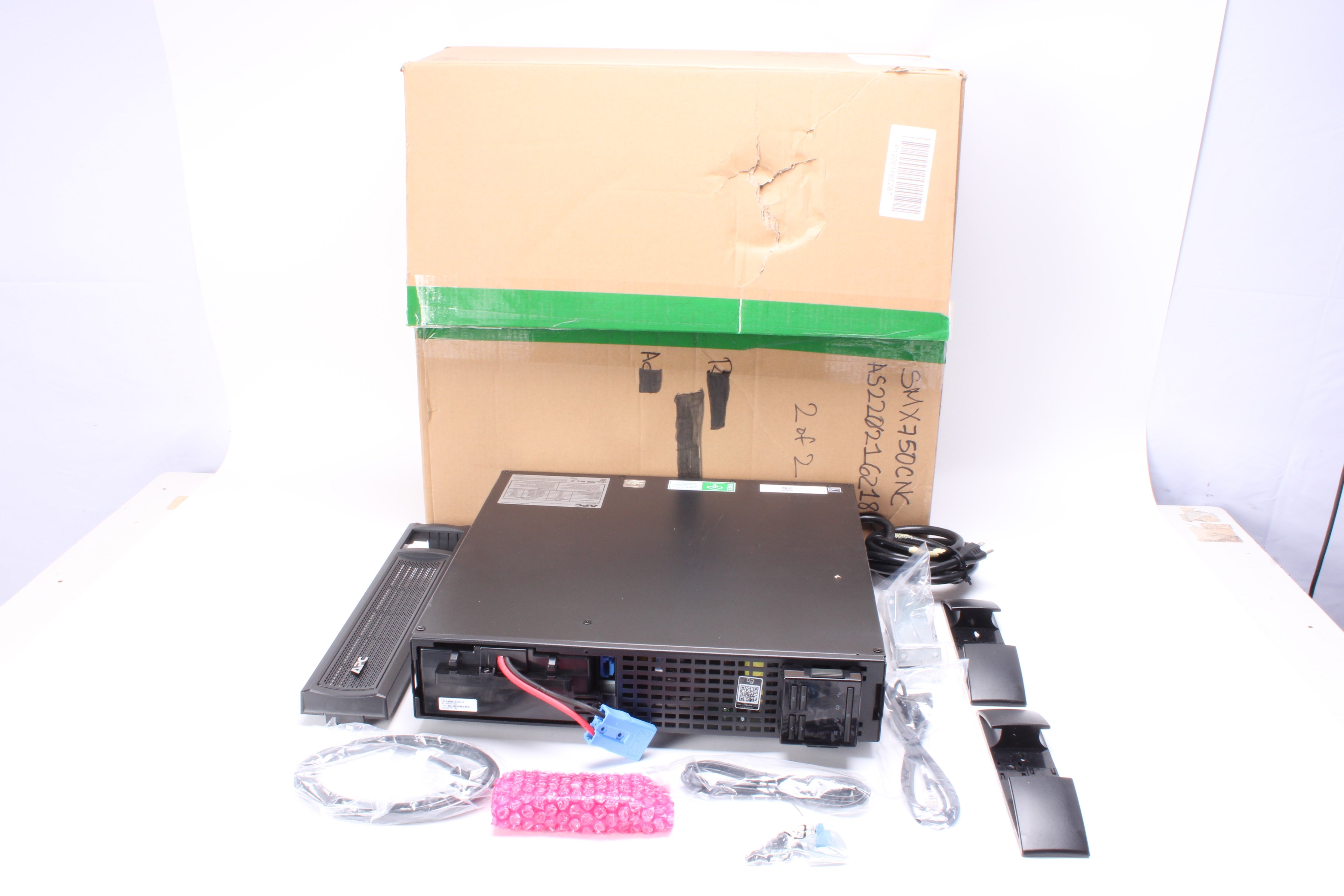 APC SMX750CNC Smart-UPS X 750VA Rack/Tower With 0L9712 Accessory Kit ...