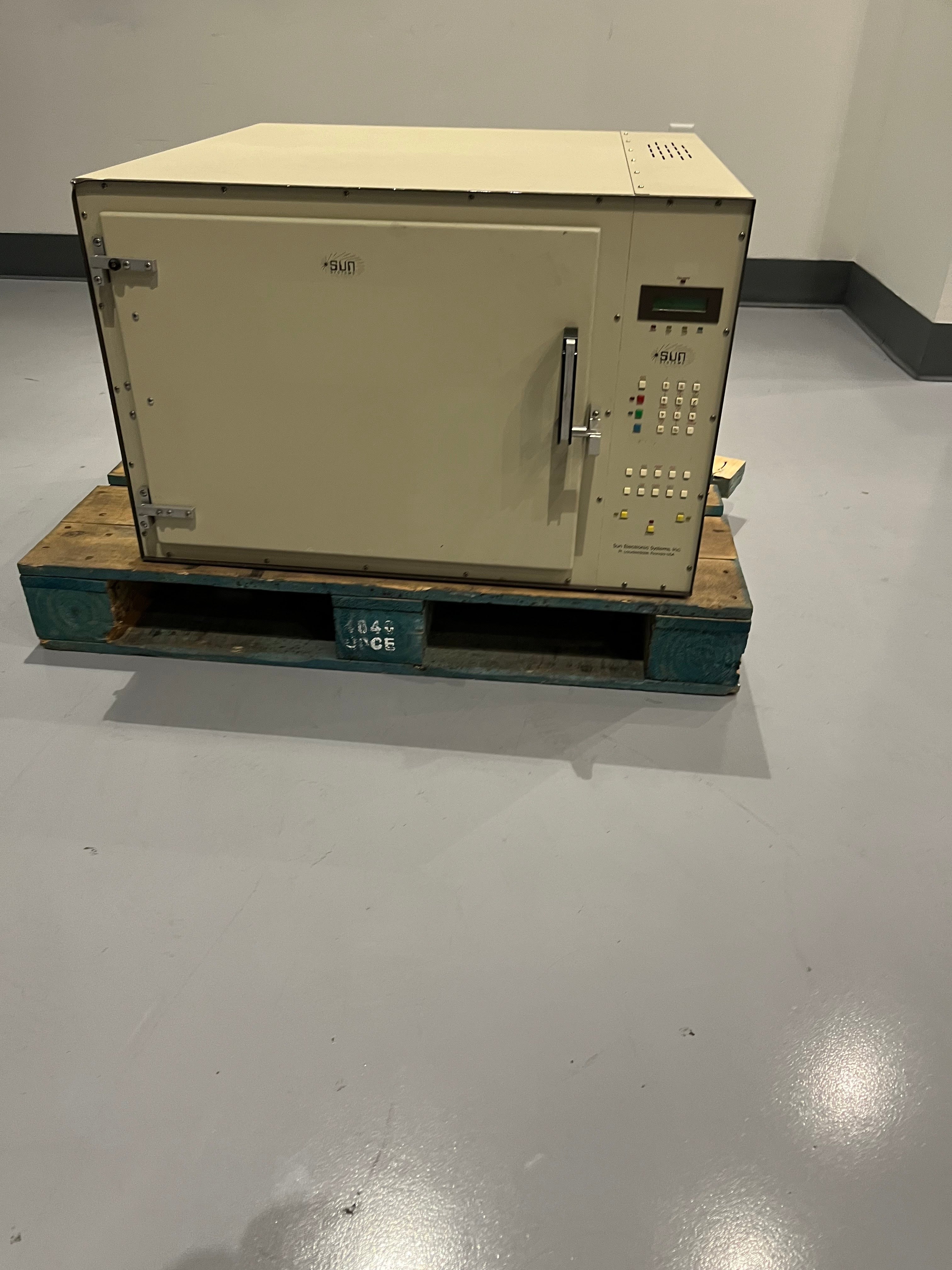 Sun Systems EC13 Environmental Temperature Test Chamber W/ User & Repa ...
