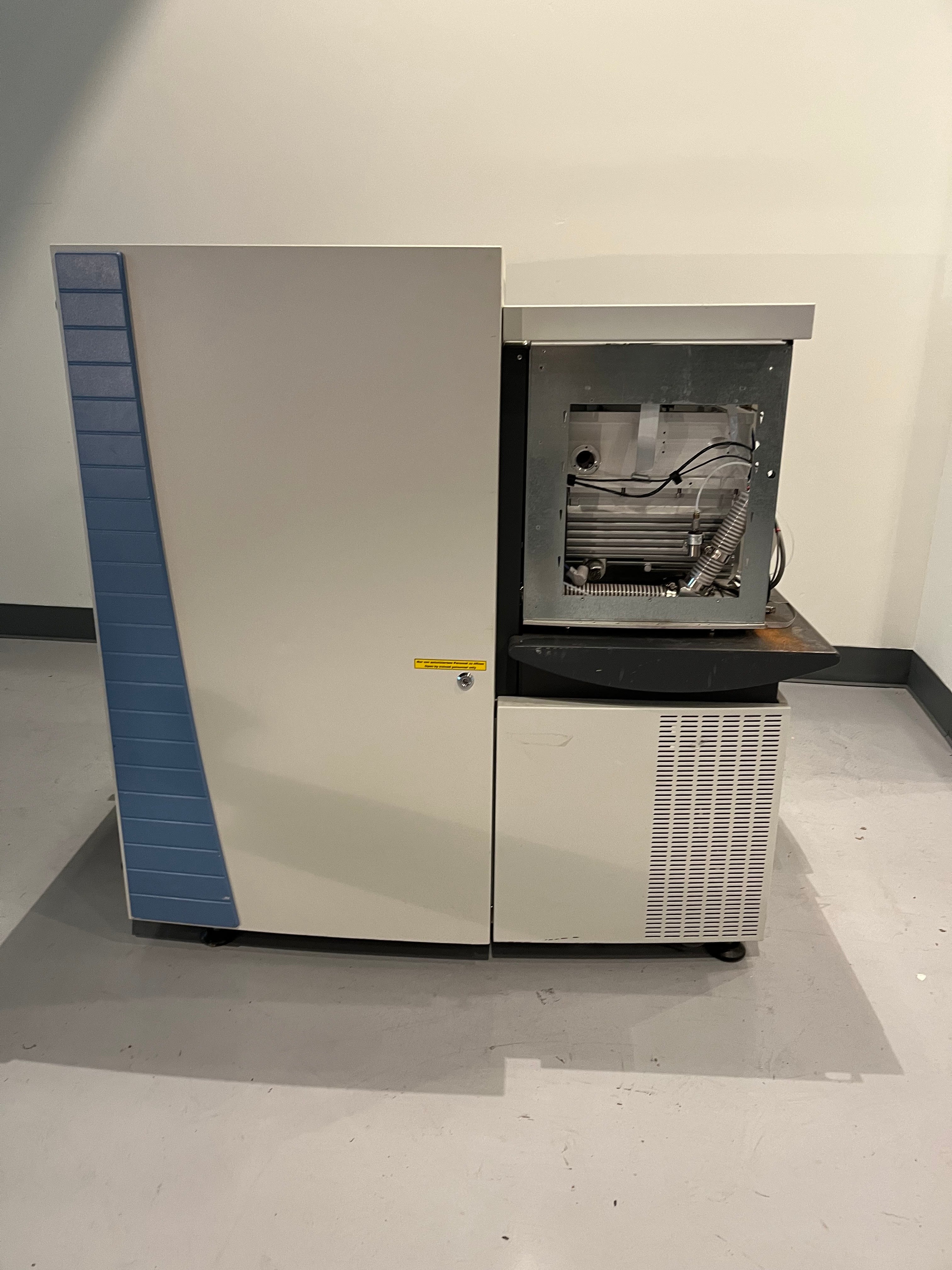 Thermo Fisher Scientific LTQ Orbitrap XL Hybrid FT Mass Spectrometer ...
