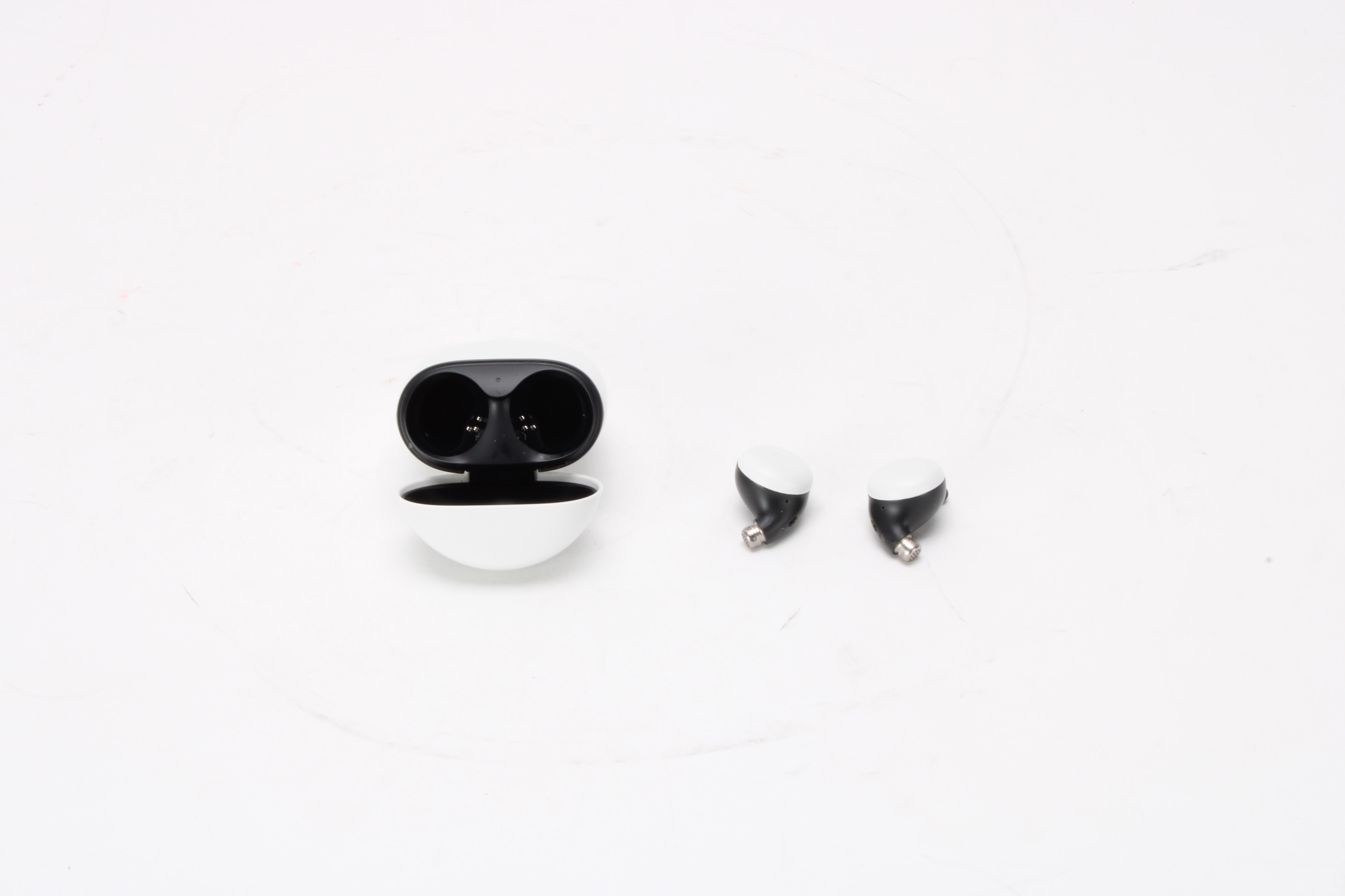 Google Clearly White Pixel Earbuds With Charging Case - Missing Tips ...