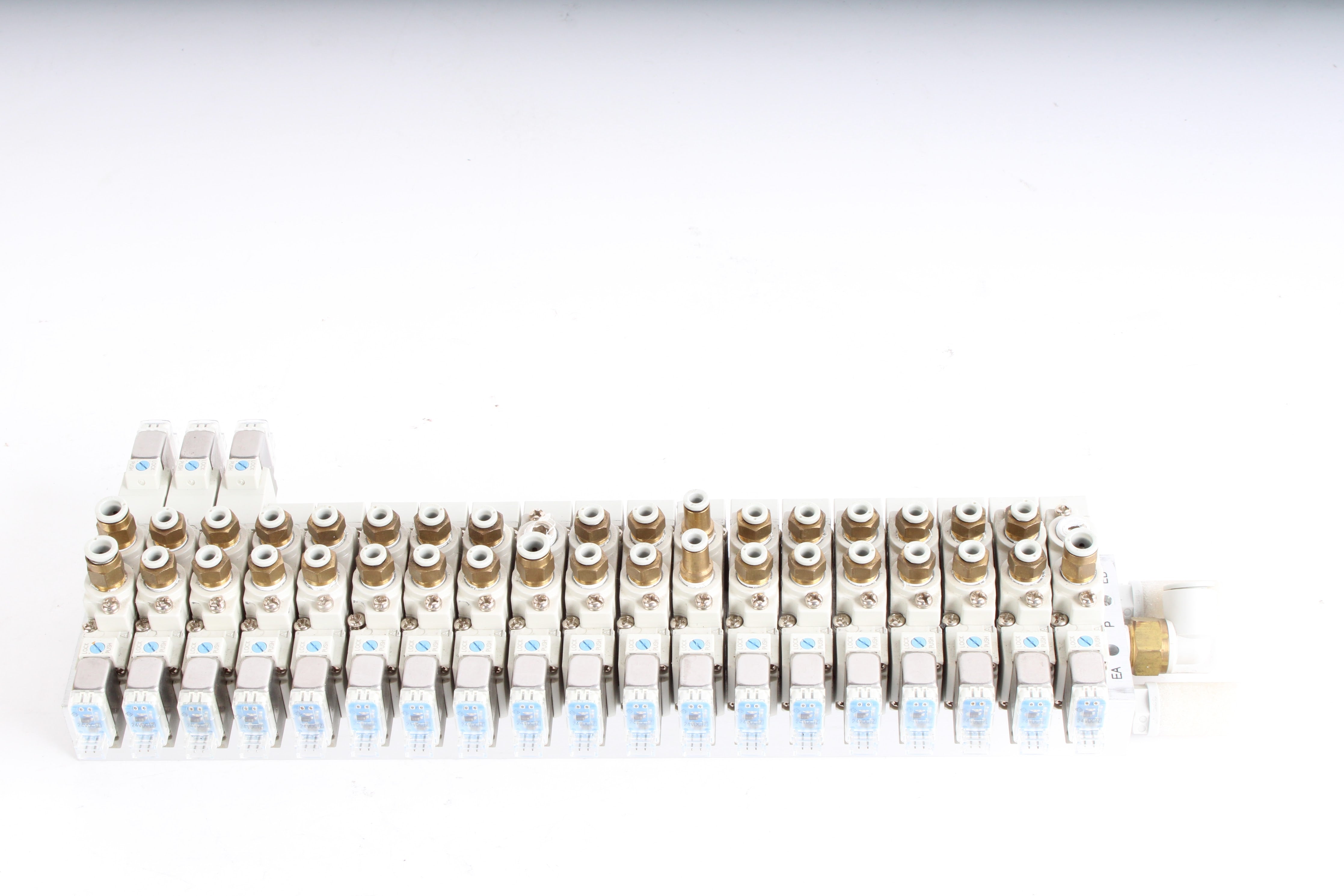 SMC 16x SY5120-5LZD-01 and 3x SY5320-5LZD-01 Solenoid Air Valve With M ...