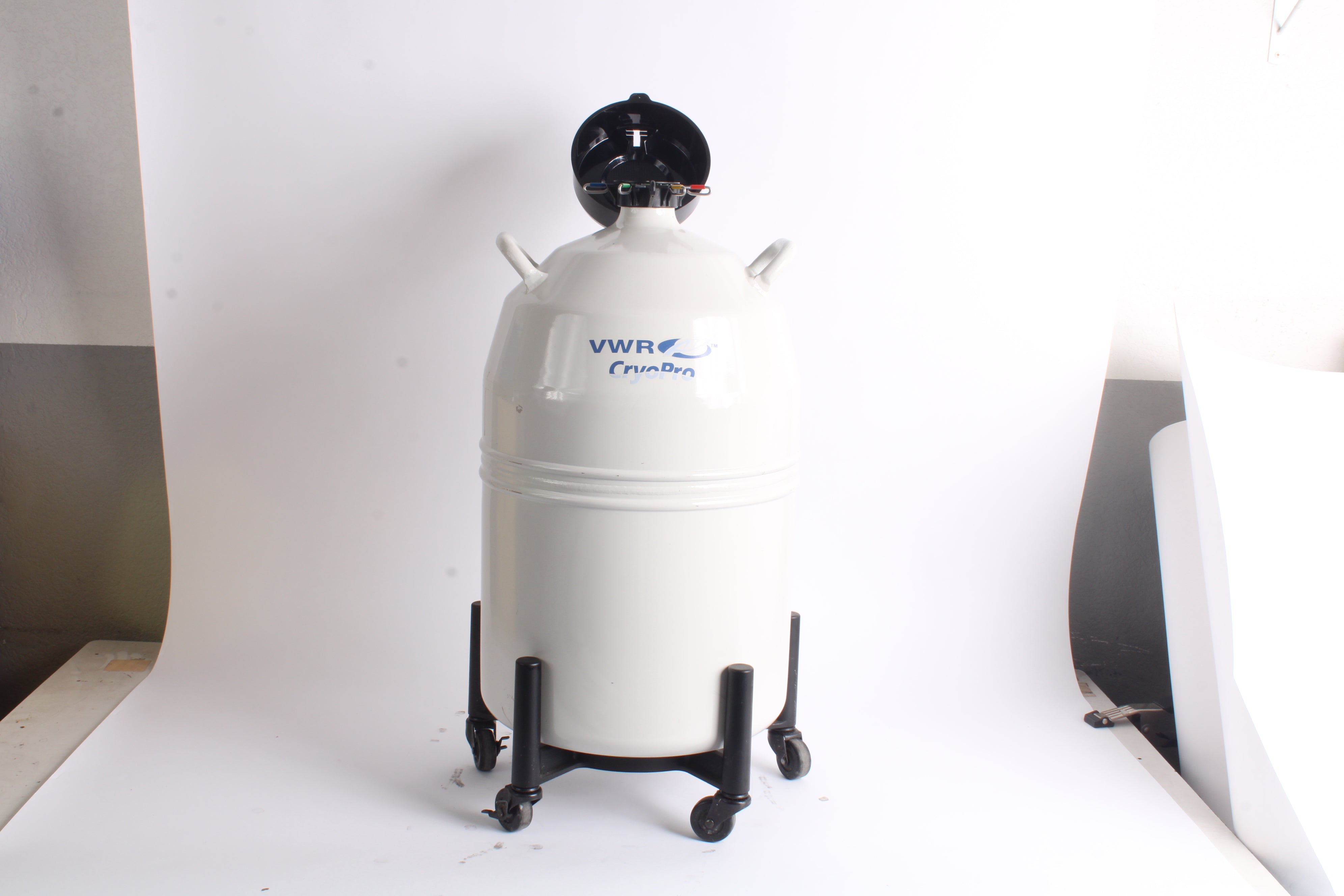 VWR CryoPro CC-2 Canister Storage Tank For Laboratory Use CC Series ...