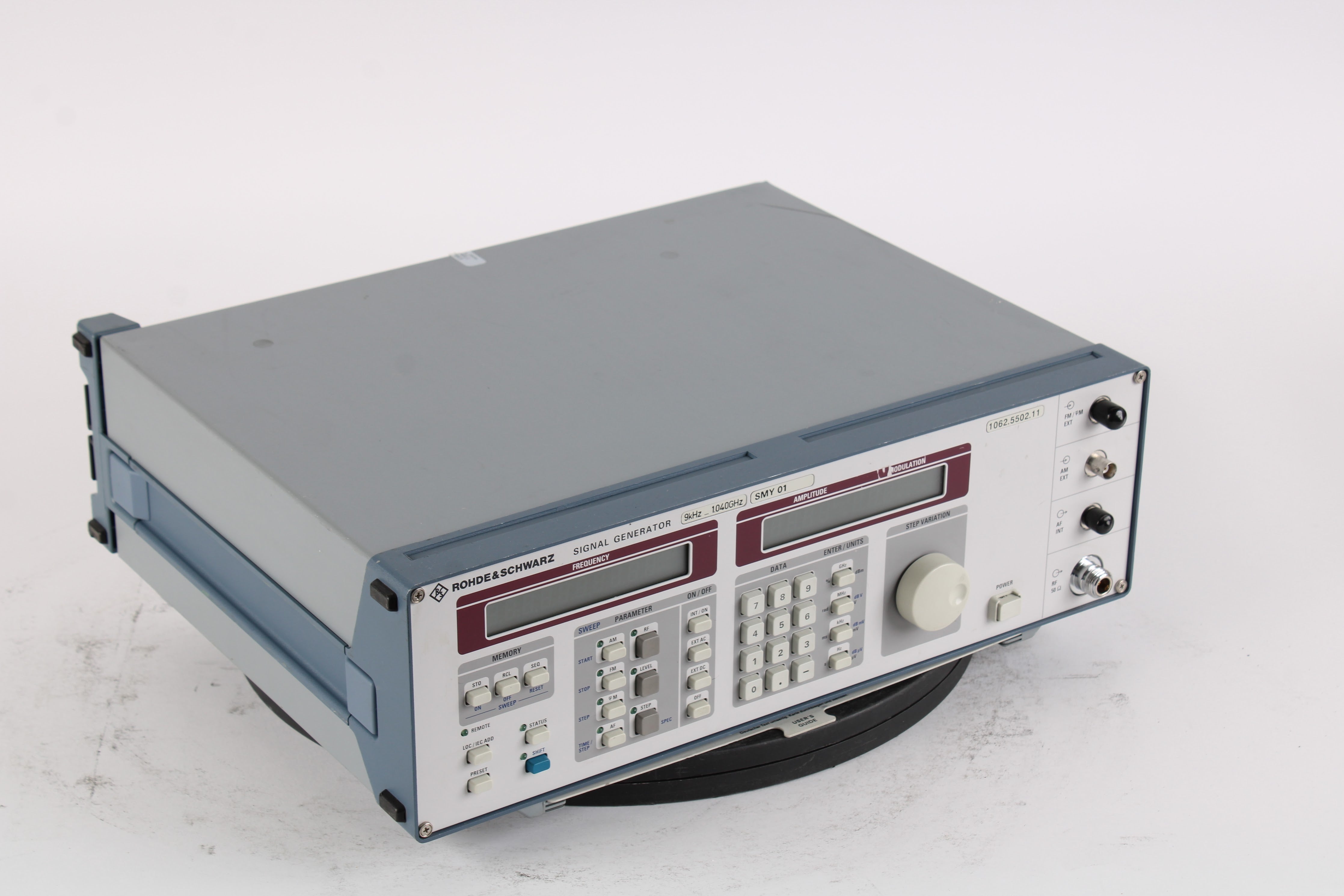 Rohde / Schwarz SMY 01 1062.5502.11 9kHz-1.040GHz Signal Generator ...