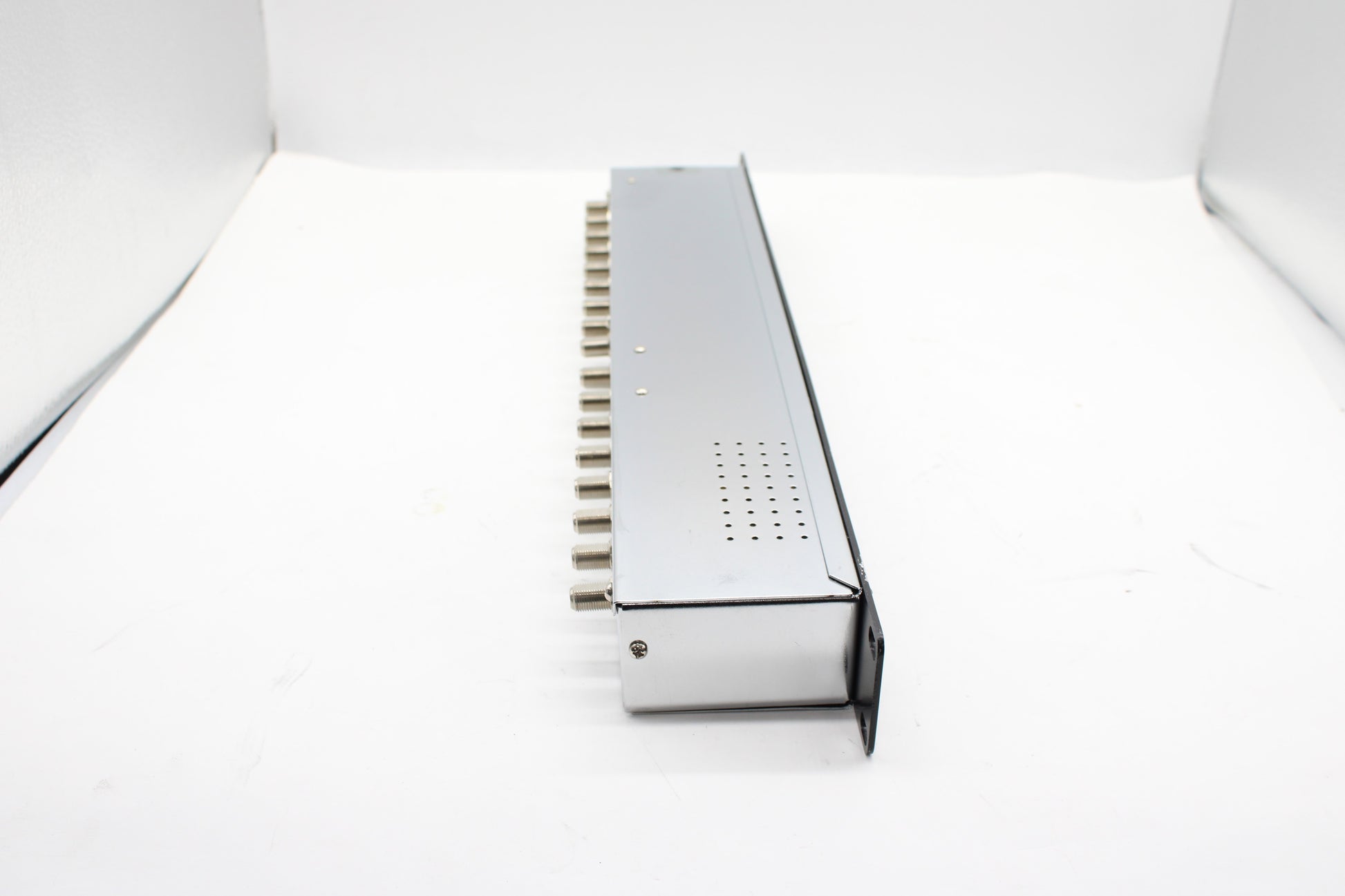 Pico Macom TSMS-2150X-16A Rack-Mounted Satellite Multiswitch 2 X 16 ...