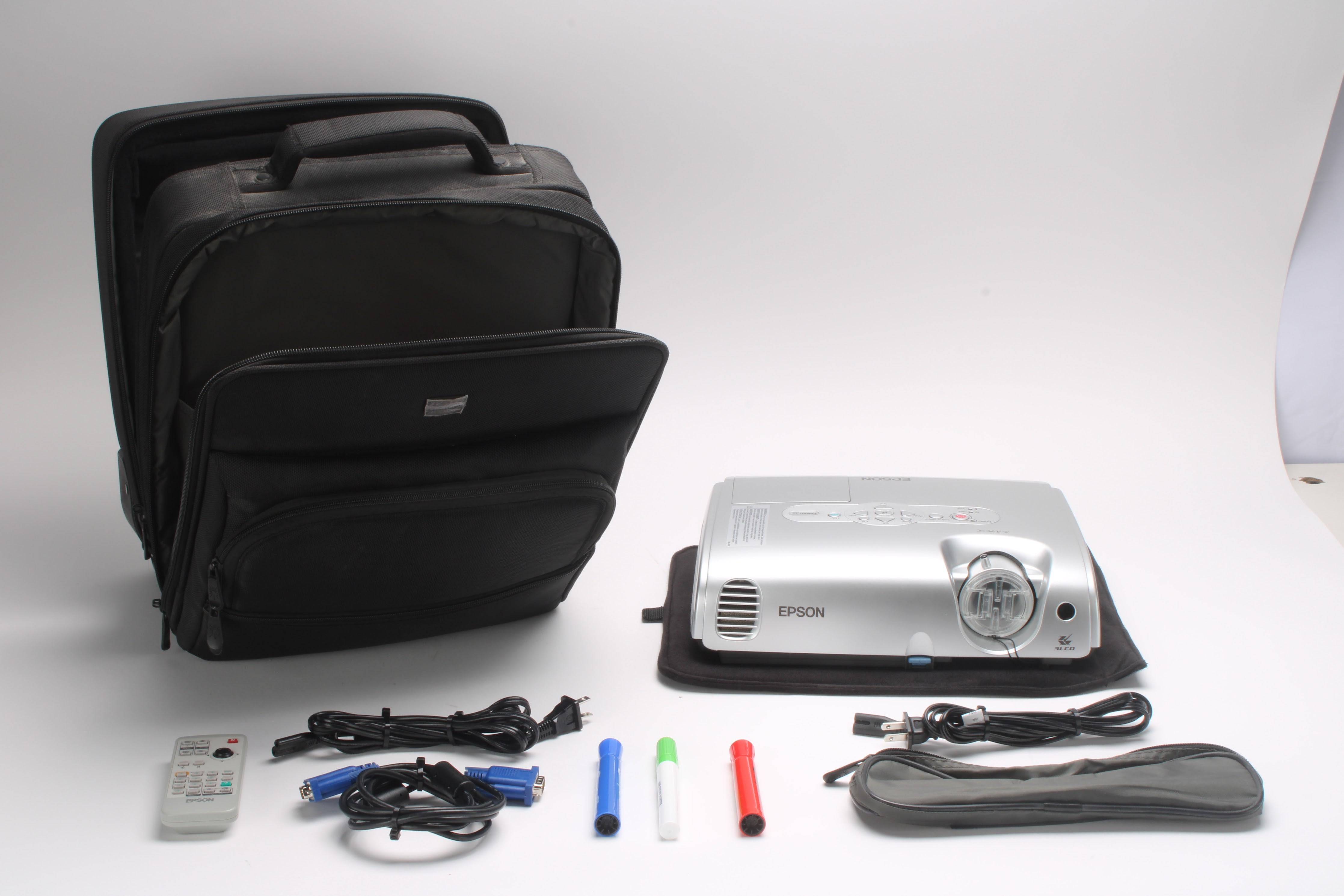 Epson EMP-S3 LCD Projector With Carrying Case and Accessories - 19 Lam ...
