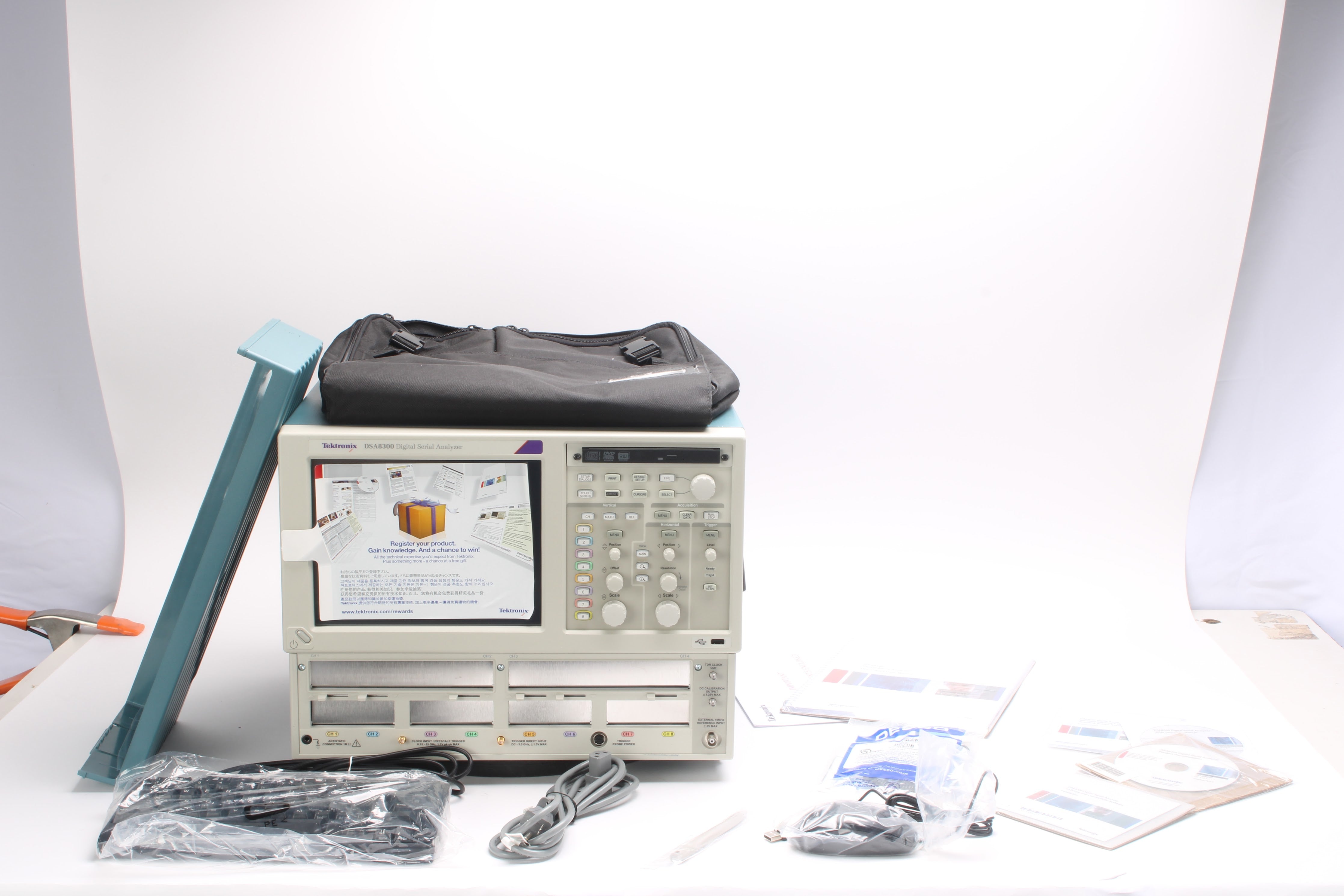Tektronix DSA8300 Digital Sampling Oscilloscope With Accessories - No ...