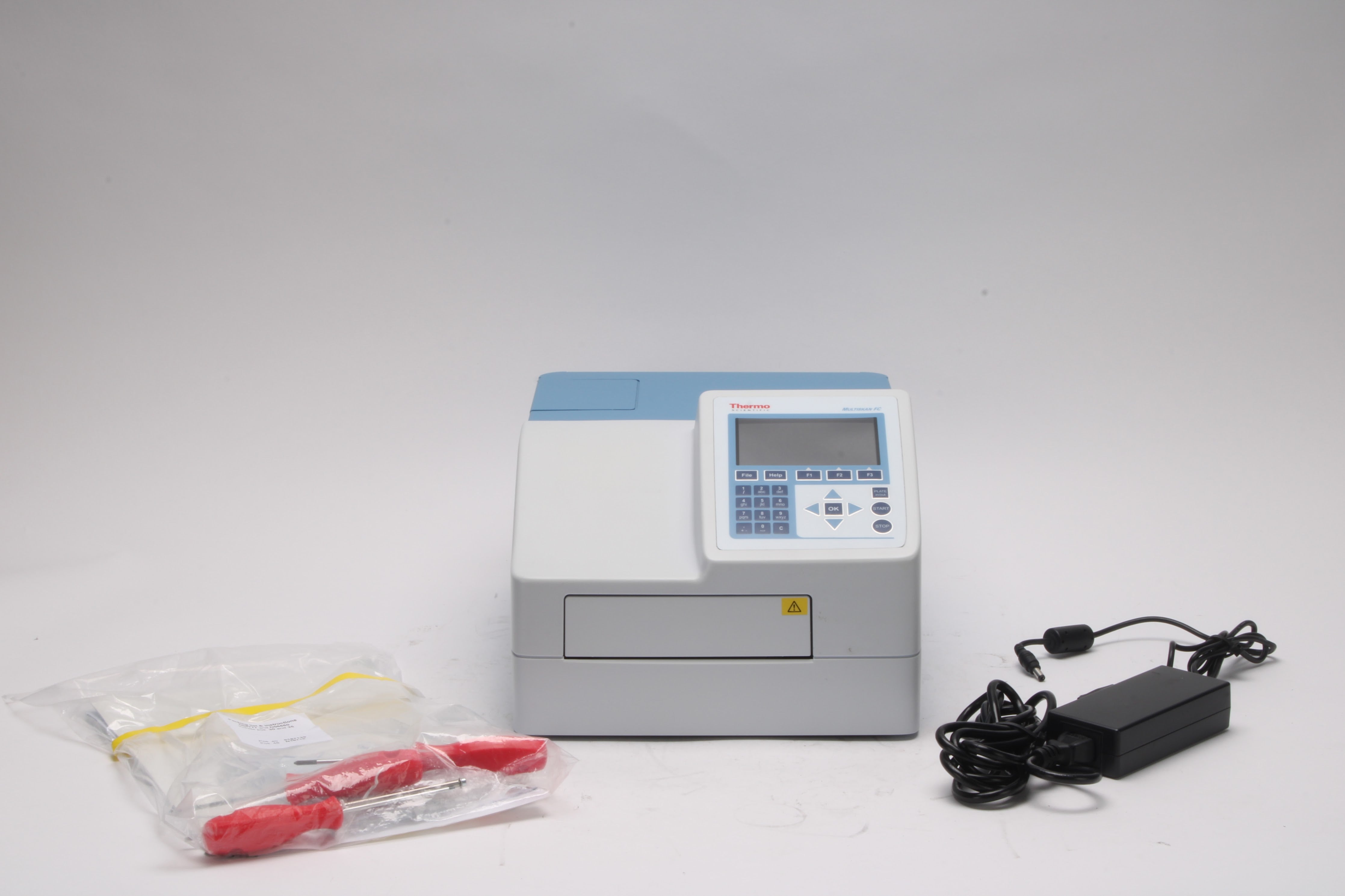 Thermo Scientific 357 Microplate Photometer With Power Supply and Acce ...