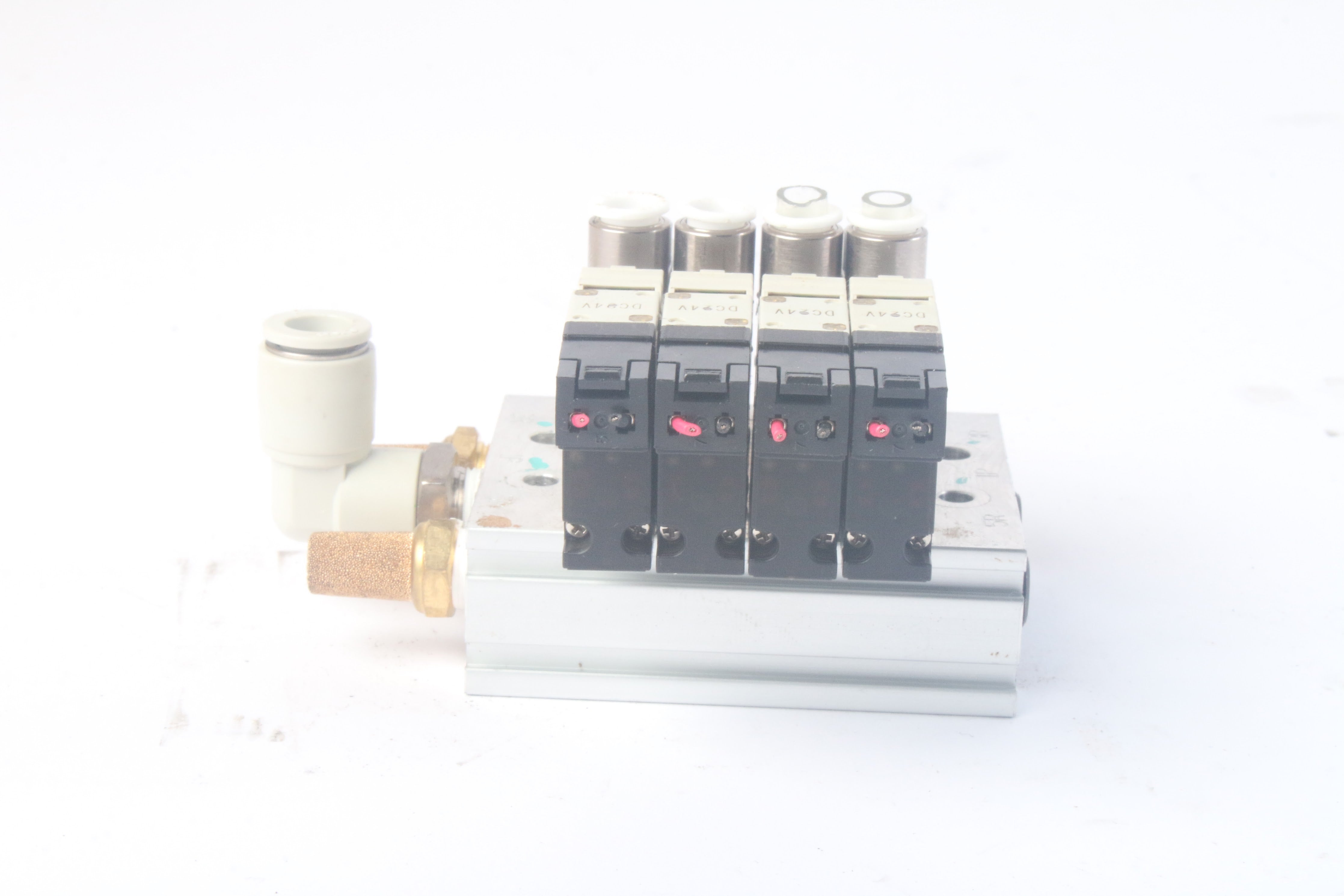 CKD 4GD119-E2C Solenoid Valve With Manifold and 4x CKD 4GD119-E2C – NTC ...