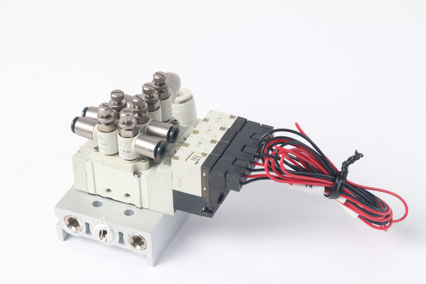 CKD 4X 4HA119 Solenoid Valve W/ Manifold, 4X CKD SC3W-M5-4-1, 2x CKD S ...