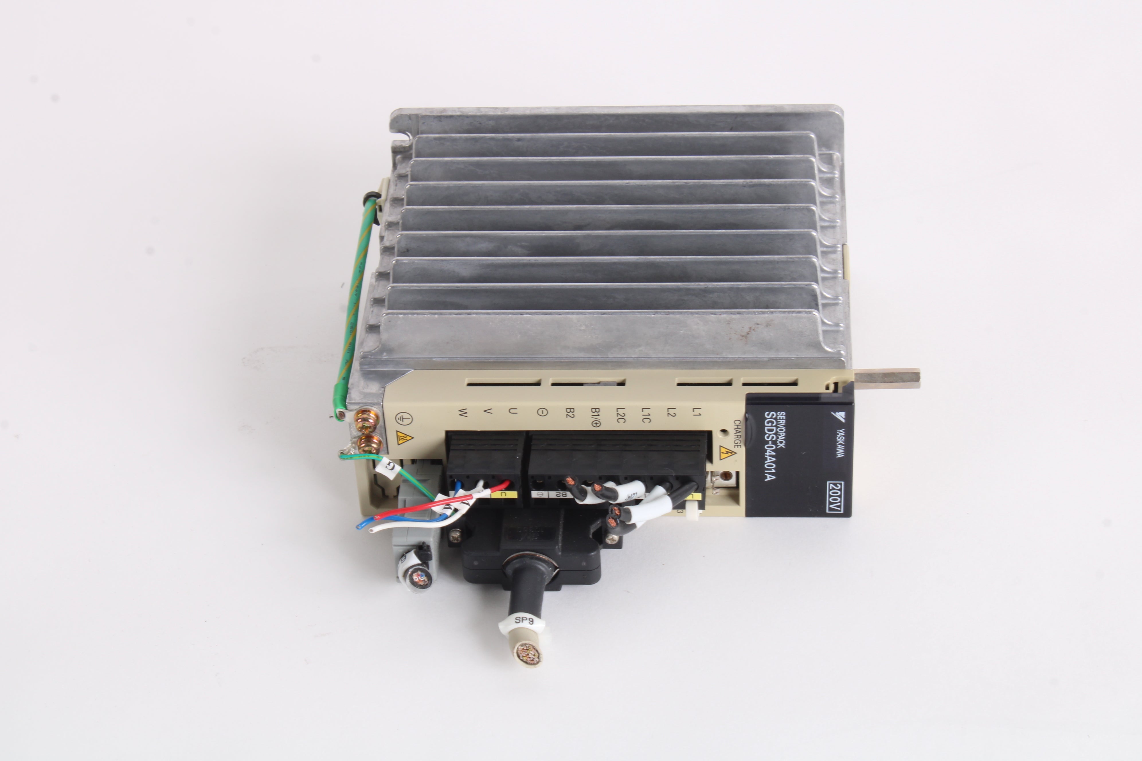 Yaskawa Electric SGDS-04A01A 1PH 200-230V Servo Drive With Connector C ...