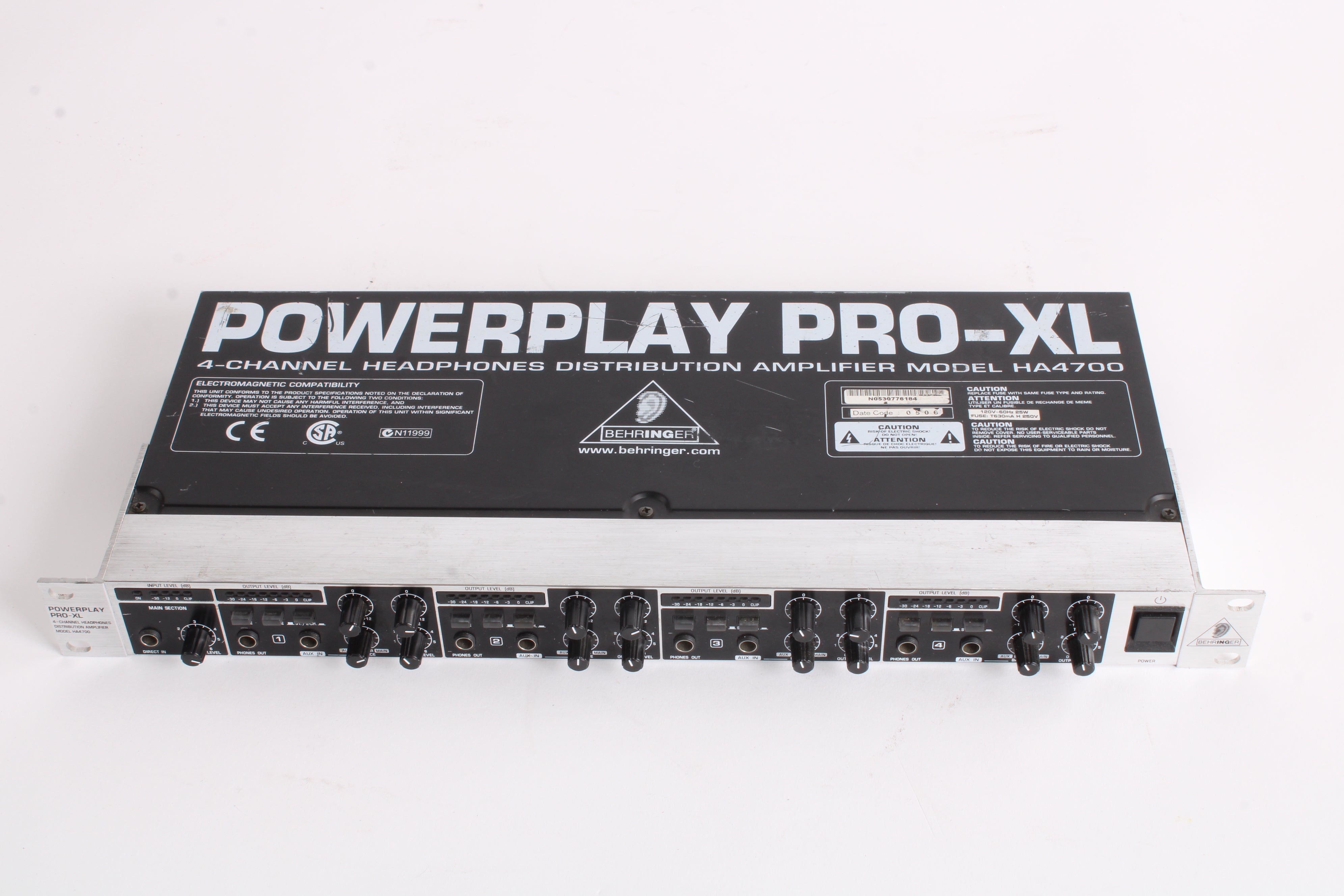 Behringer HA4700 4-Channel High-Power Headphones Mixing & Distribution ...