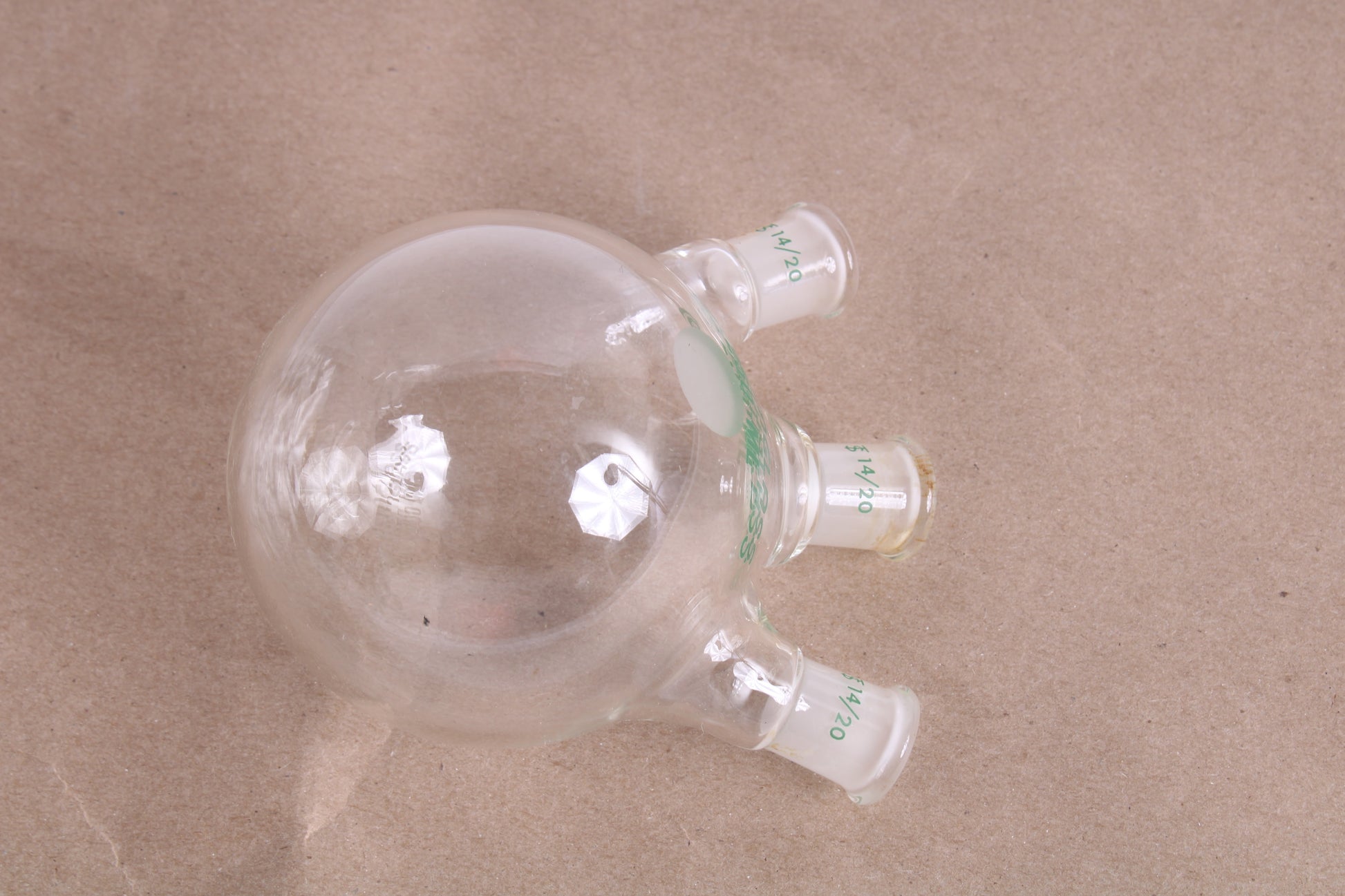 Chemglass Flask, Round Bottom 250mL Heavy Wall 14/20 3Neck 20Degree CG ...