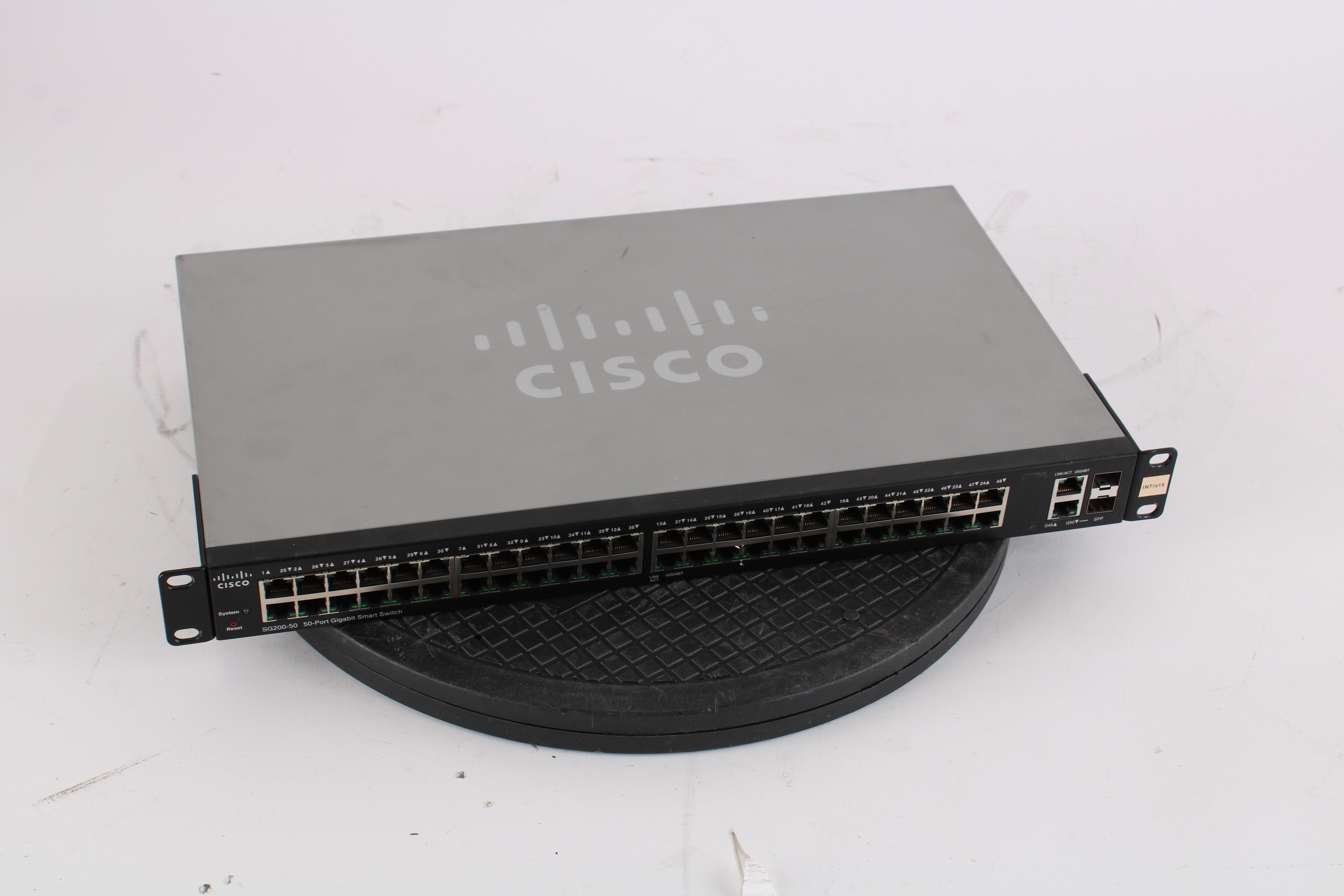 Cisco Small Business SG200-50 Series Gigabit Smart Switch SLM2048T ...
