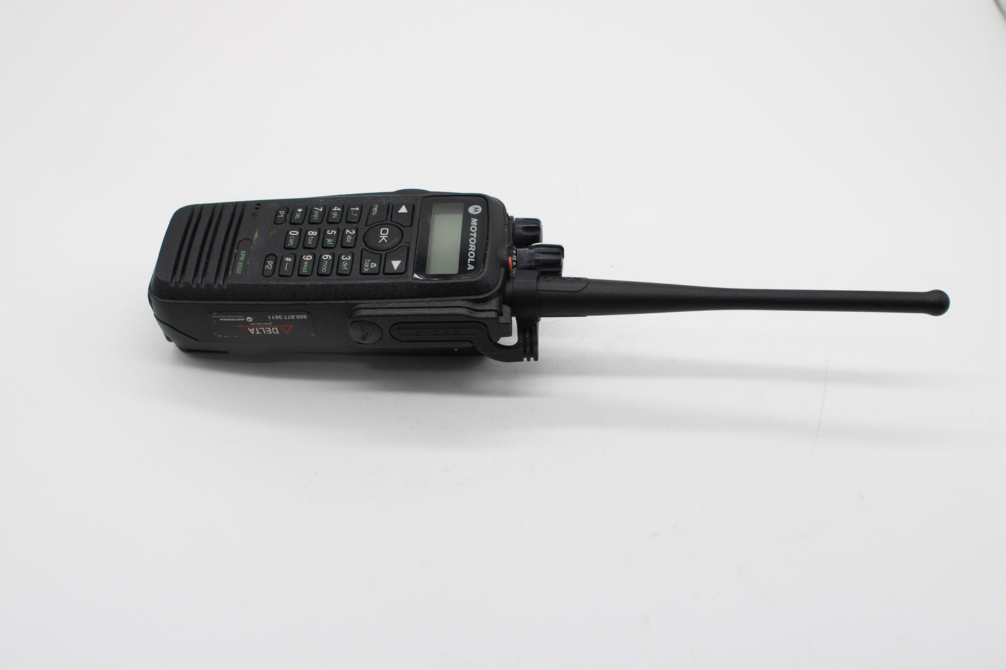 Motorola XPR 6550 Two-Way Radio AAH55TDH9LA1AN W/ Battery, Antenna, Be ...