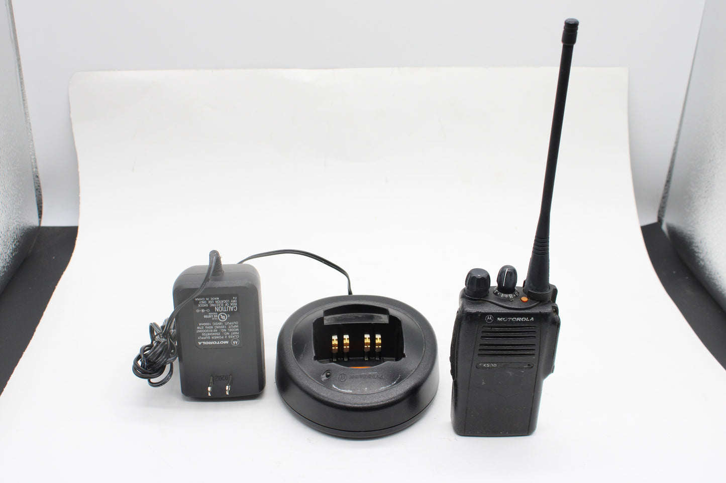 Motorola EX500 UHF Two-Way Radio AAH38RDC9AA3AN W/ Accessories - No Ba ...