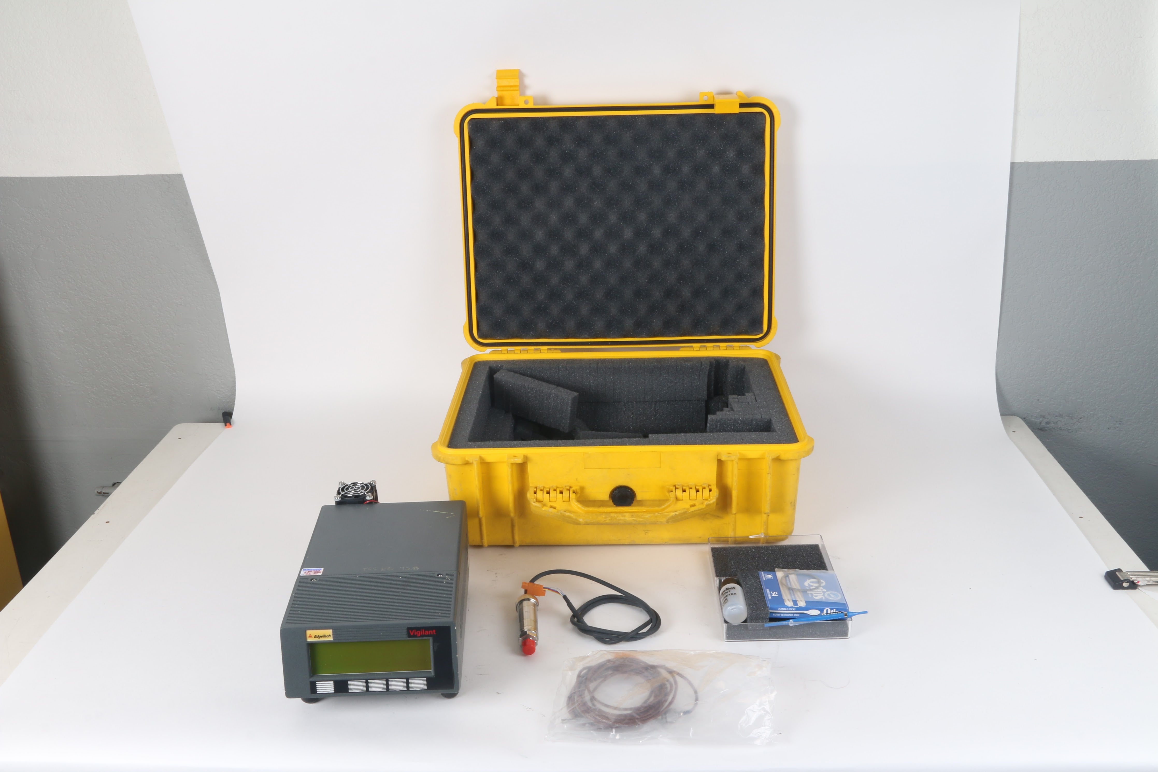 Edgetech Vigilant Aircraft Hygrometer Software A965106E Ver 1.0 - AS I ...