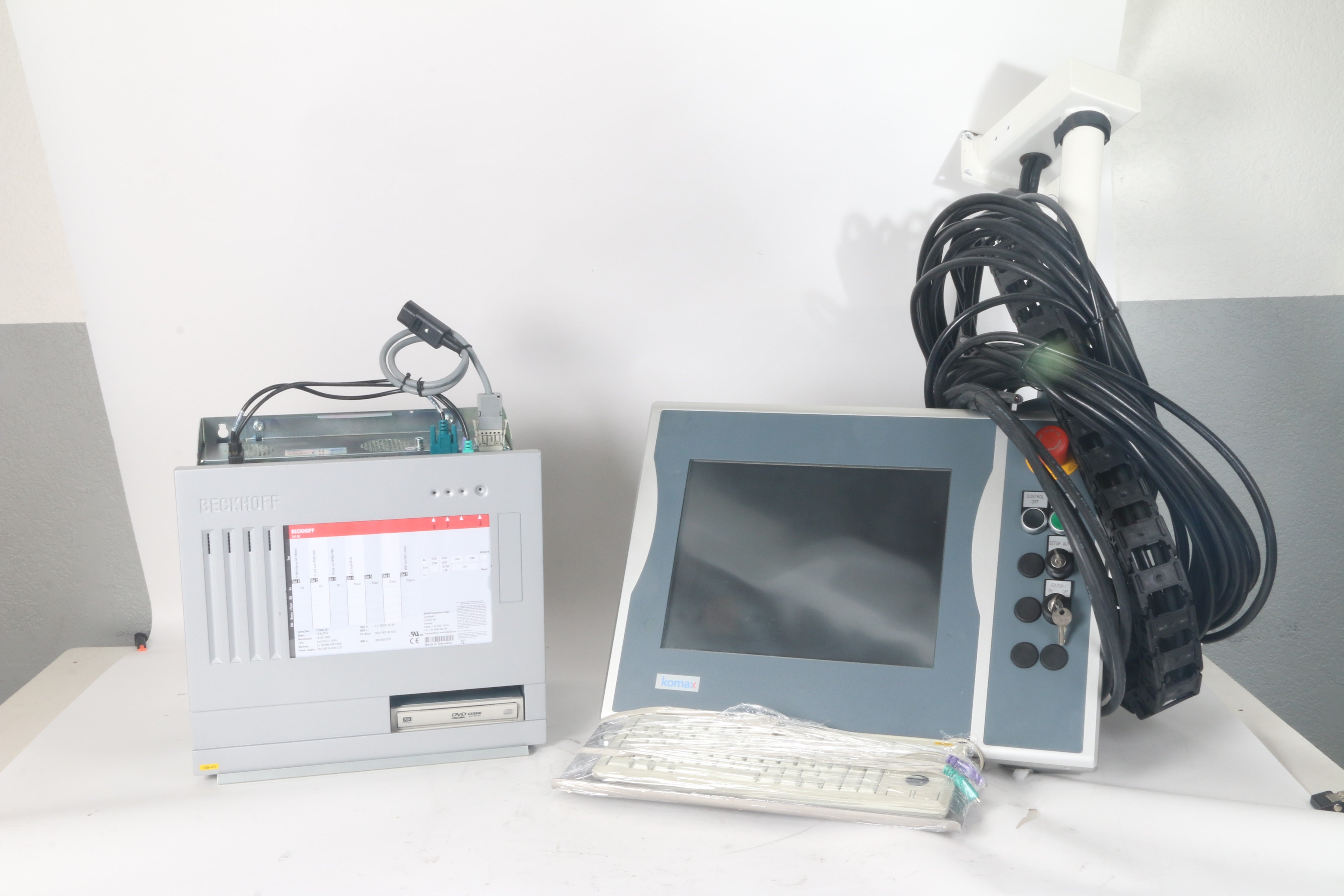 Beckhoff CP7002-1304-0010 Display Panel W/ Beckhoff CB1051-0004 Indust ...