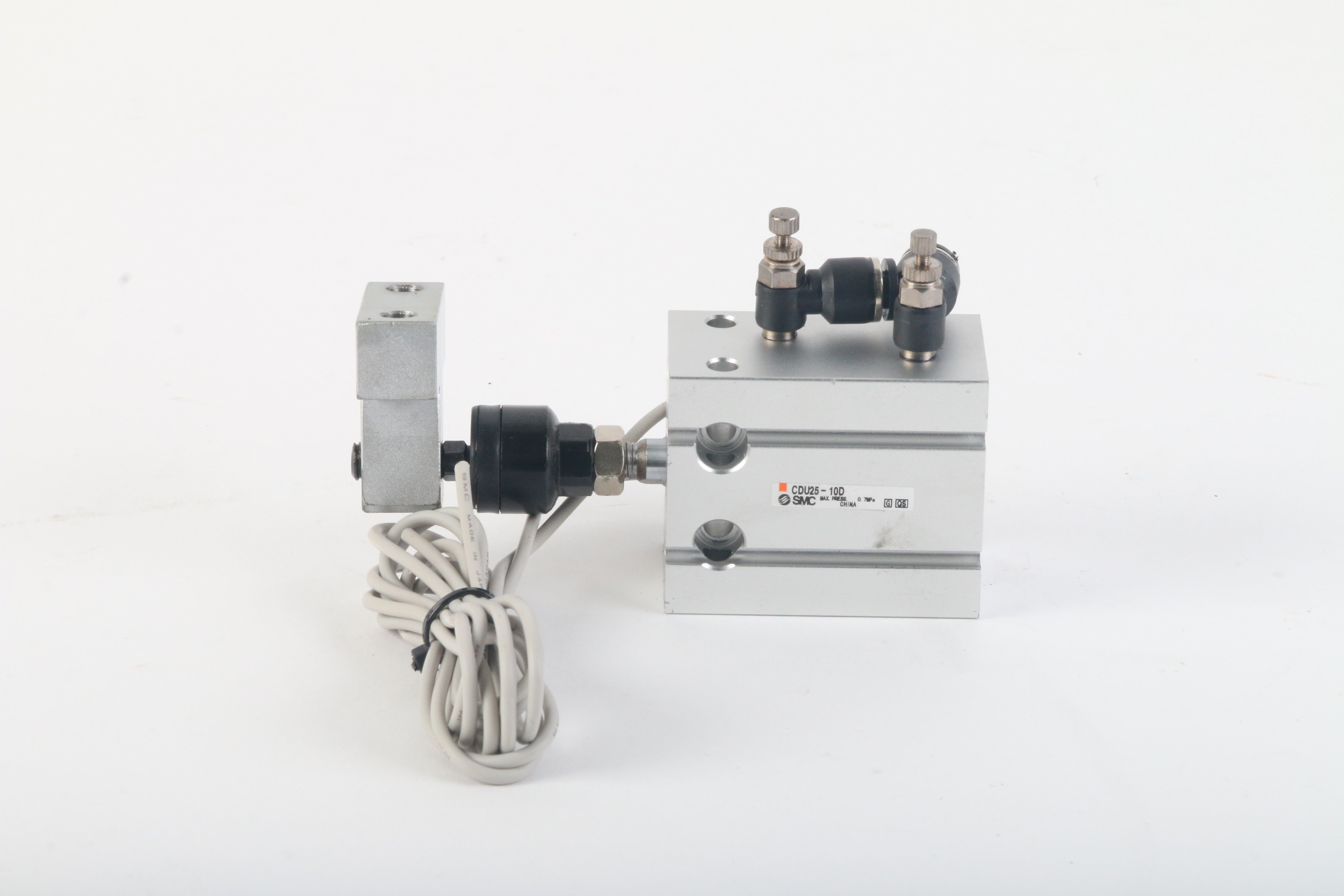 SMC CDU25-10D Pneumatic Cylinder W/ JA20-8-125 Floating Joint, 2X SMC ...