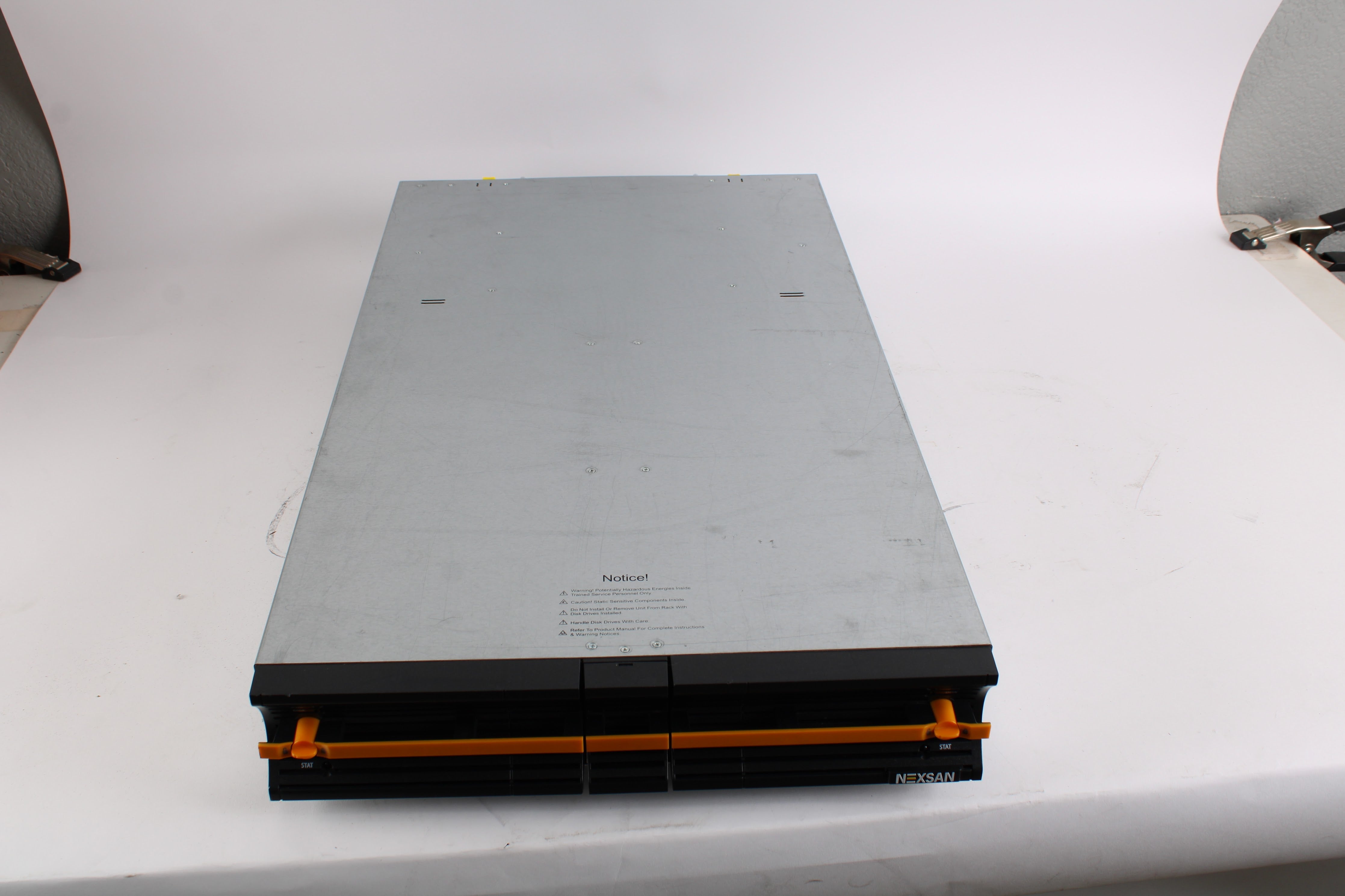 Nexsan E-Series E18 San Storage Array 3500335 W/ 2x P/N P3500393 Modul – NTC Tech