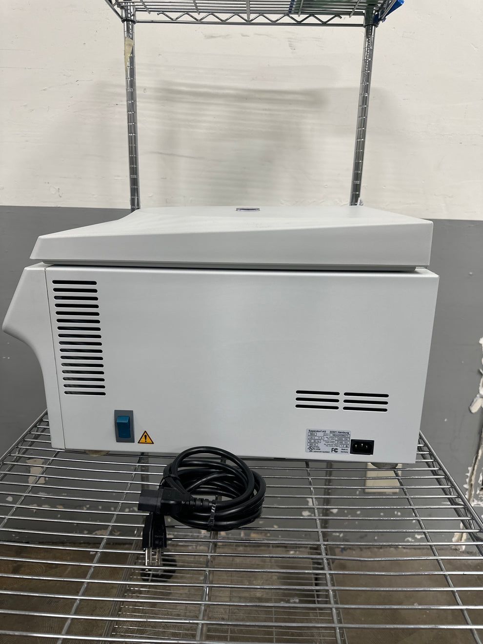 Eppendorf 5804 Laboratory Centrifuge A-4-44 Rotor Benchtop Centrifugat ...