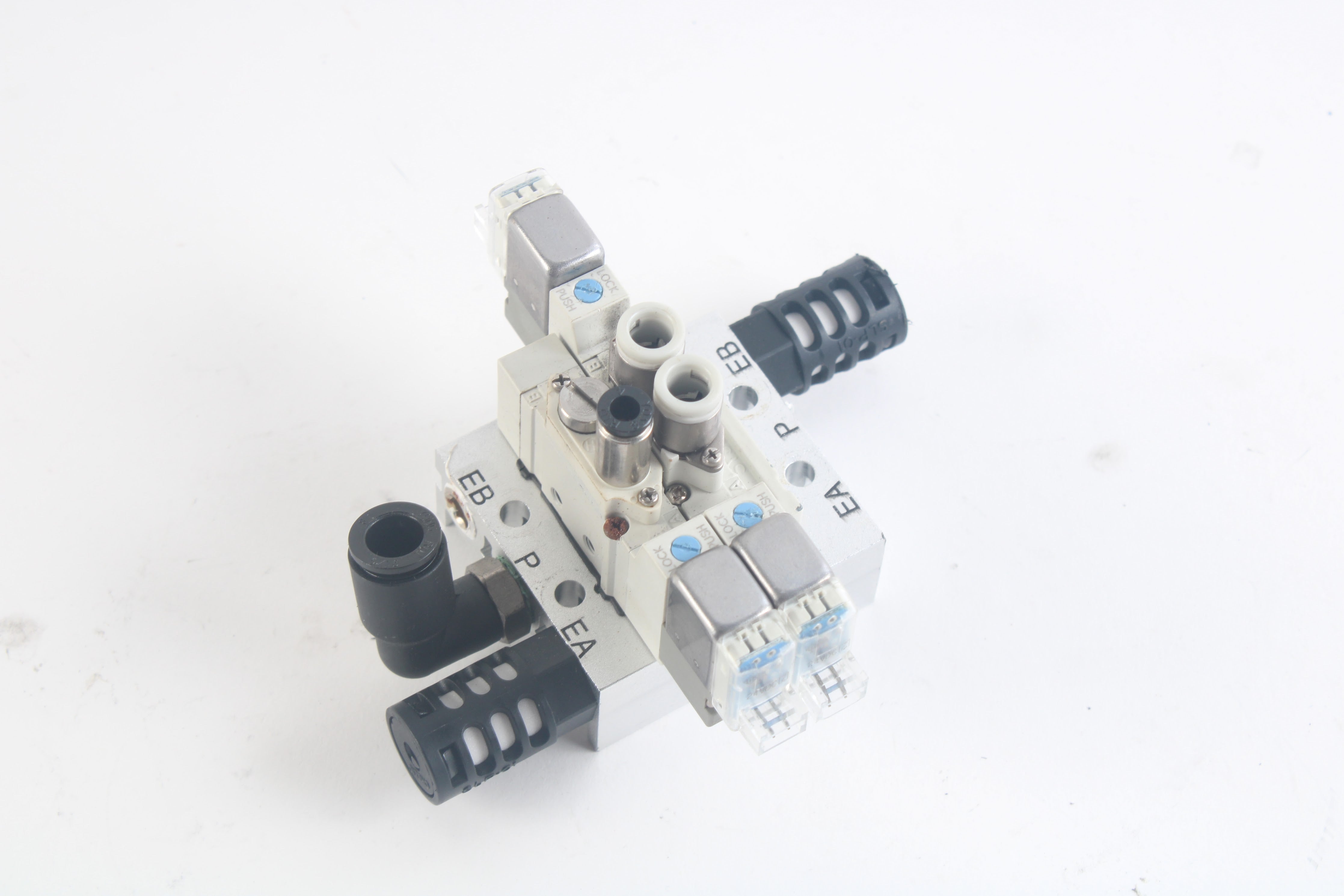 SMC SY3220-5LZD-C6 2x Solenoid Air Valves W/ Manifold – NTC Tech