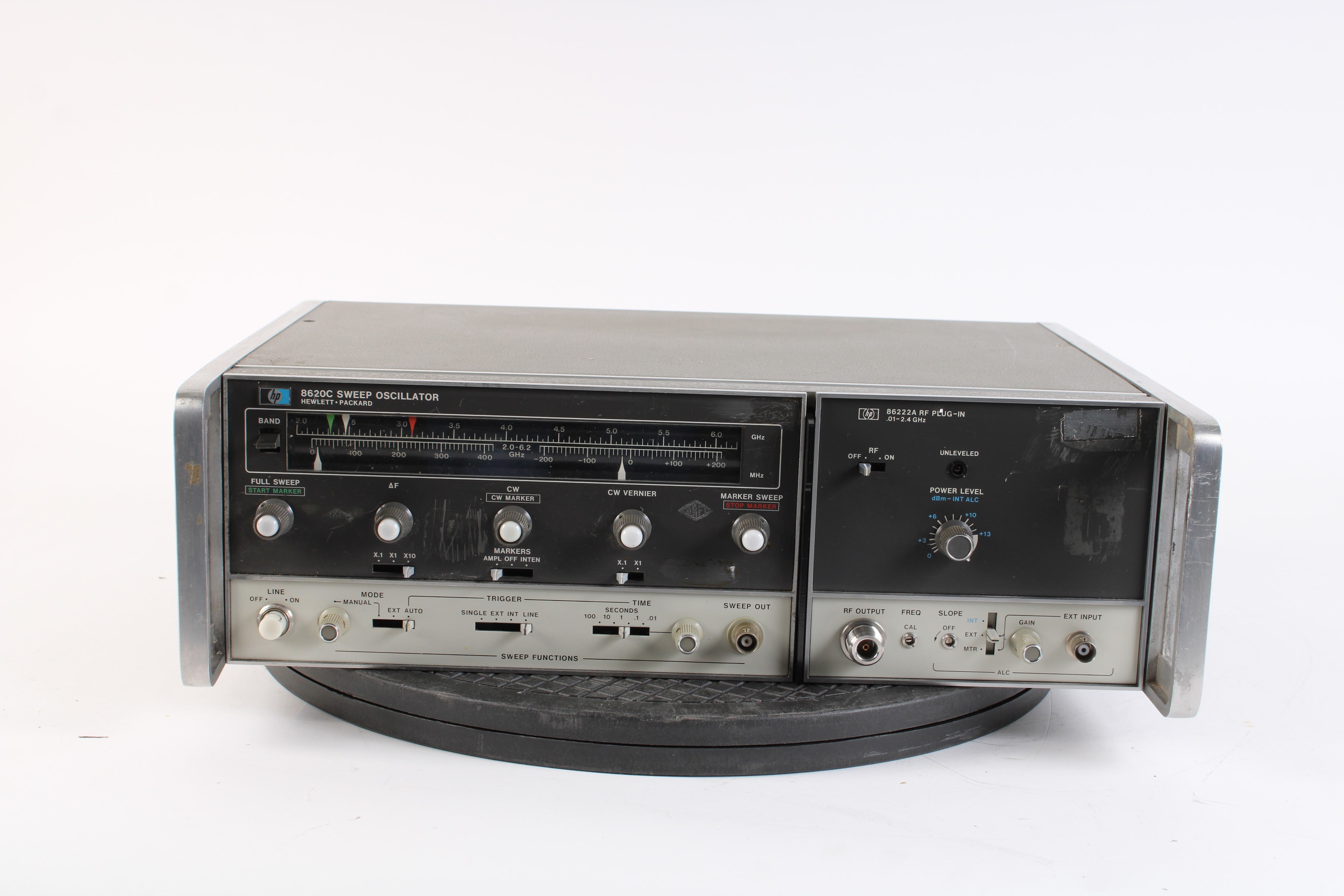 HP Hewlett Packard / Agilent / Keysight 8620C Sweep Oscillator W/ 8622 ...