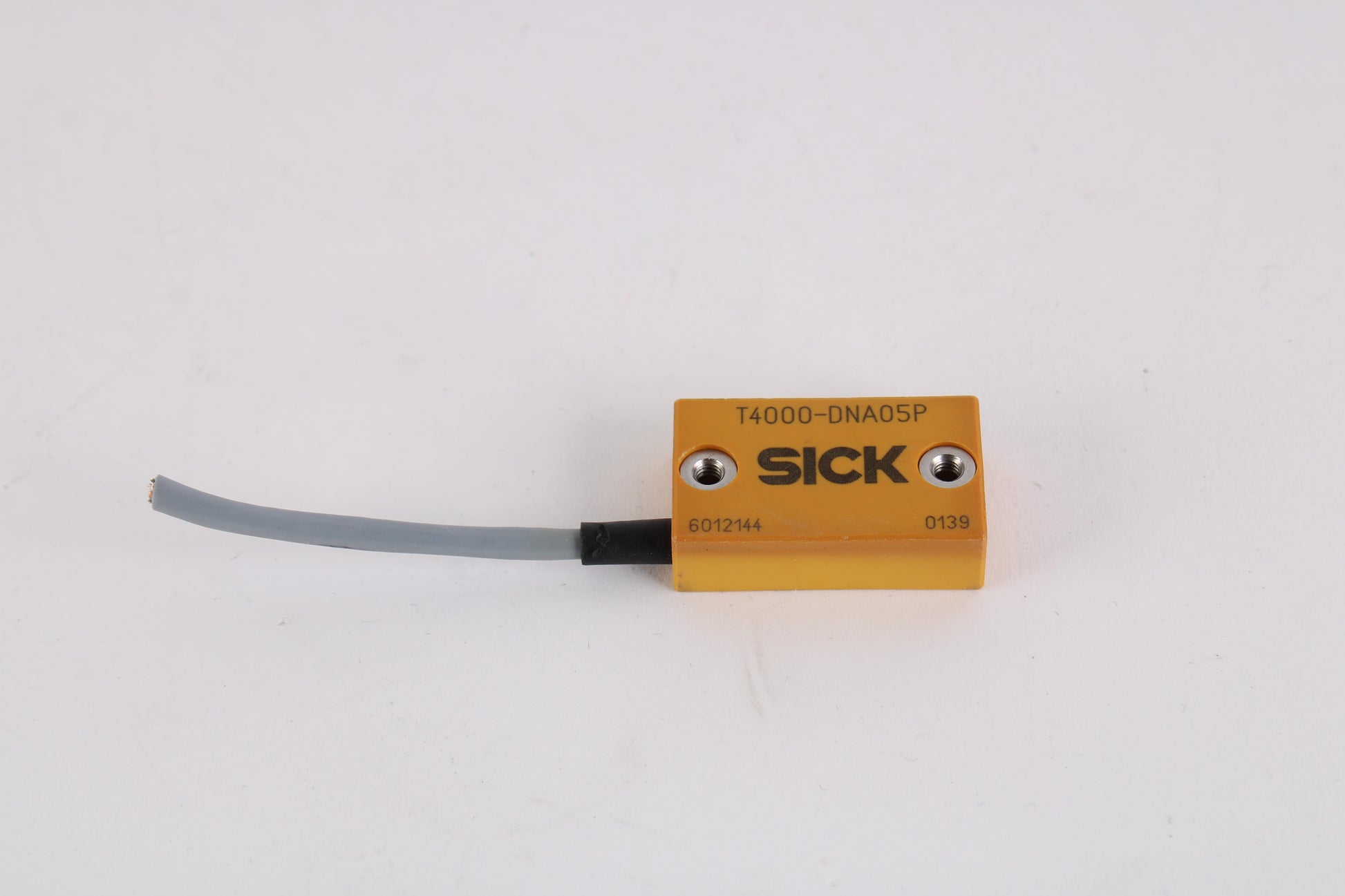 Sick T4000-DNA05P Non-Contact Safety Switch - Cut Cord – NTC Tech