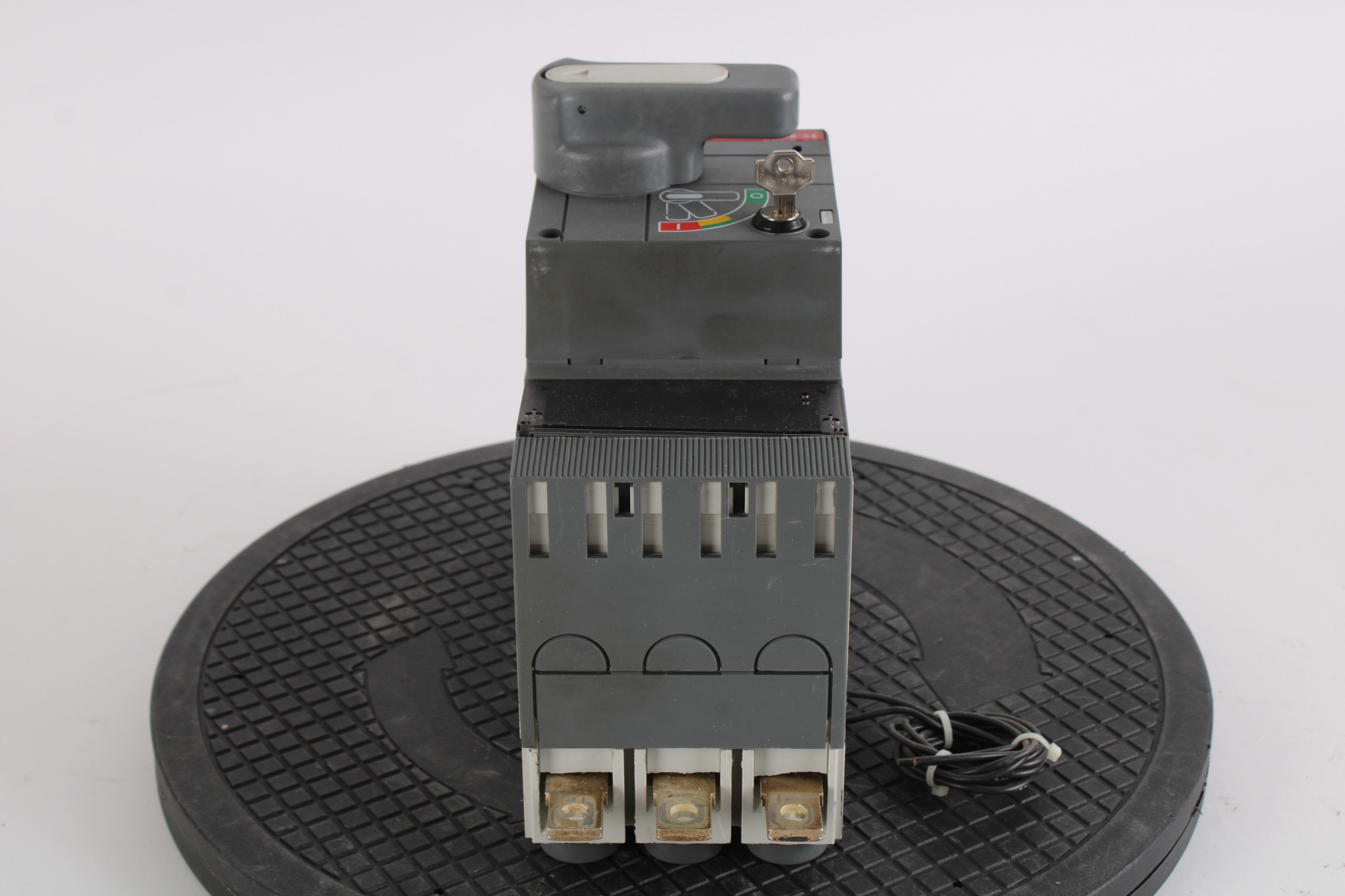 ABB Sace S4 3-Pole 250A 600VAC Type S4H Circuit Breaker W/ Key – NTC Tech